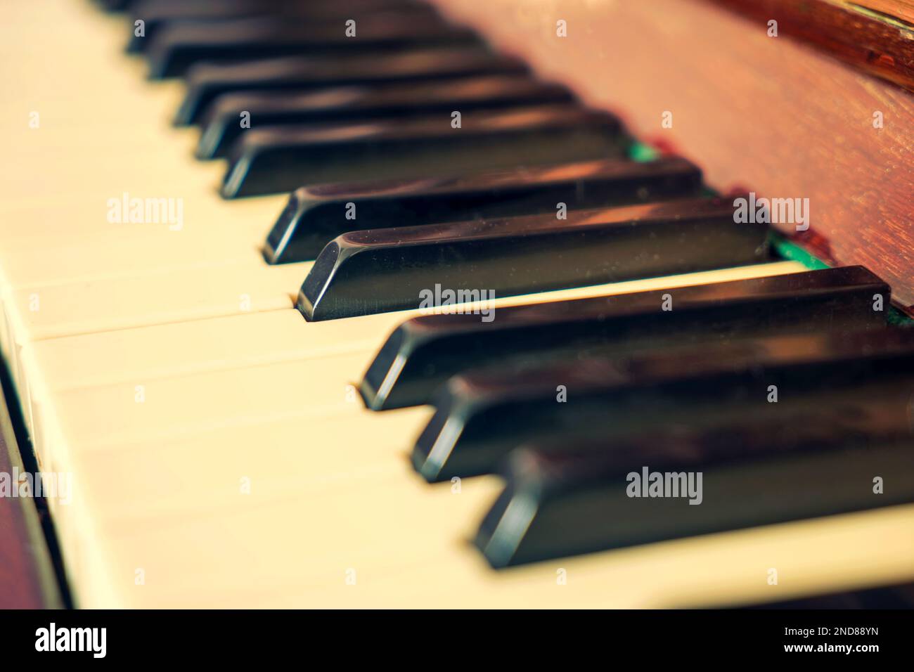 keyboard piano, side view of instrument musical tool Stock Photo - Alamy