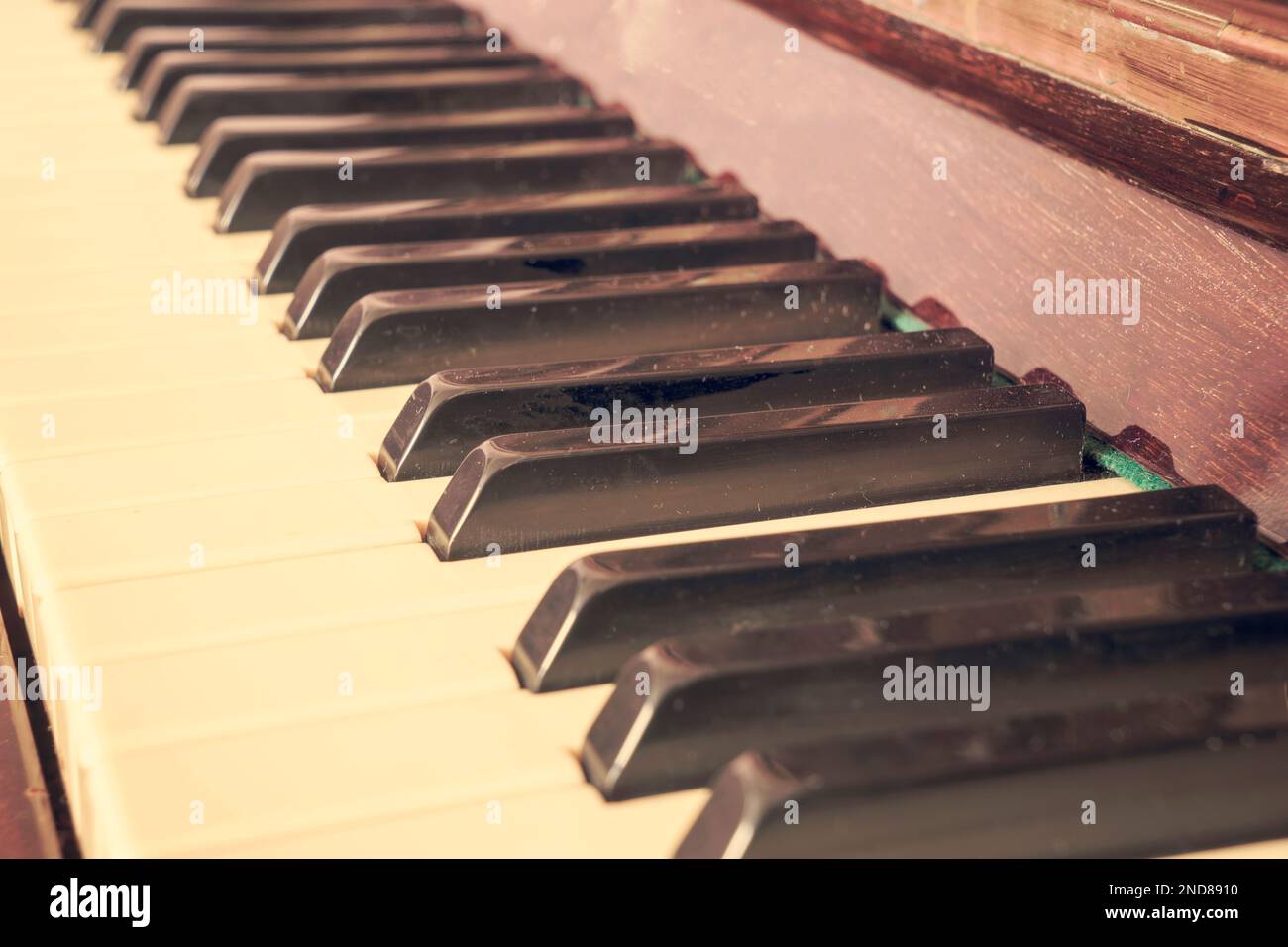 keyboard piano, side view of instrument musical tool Stock Photo - Alamy