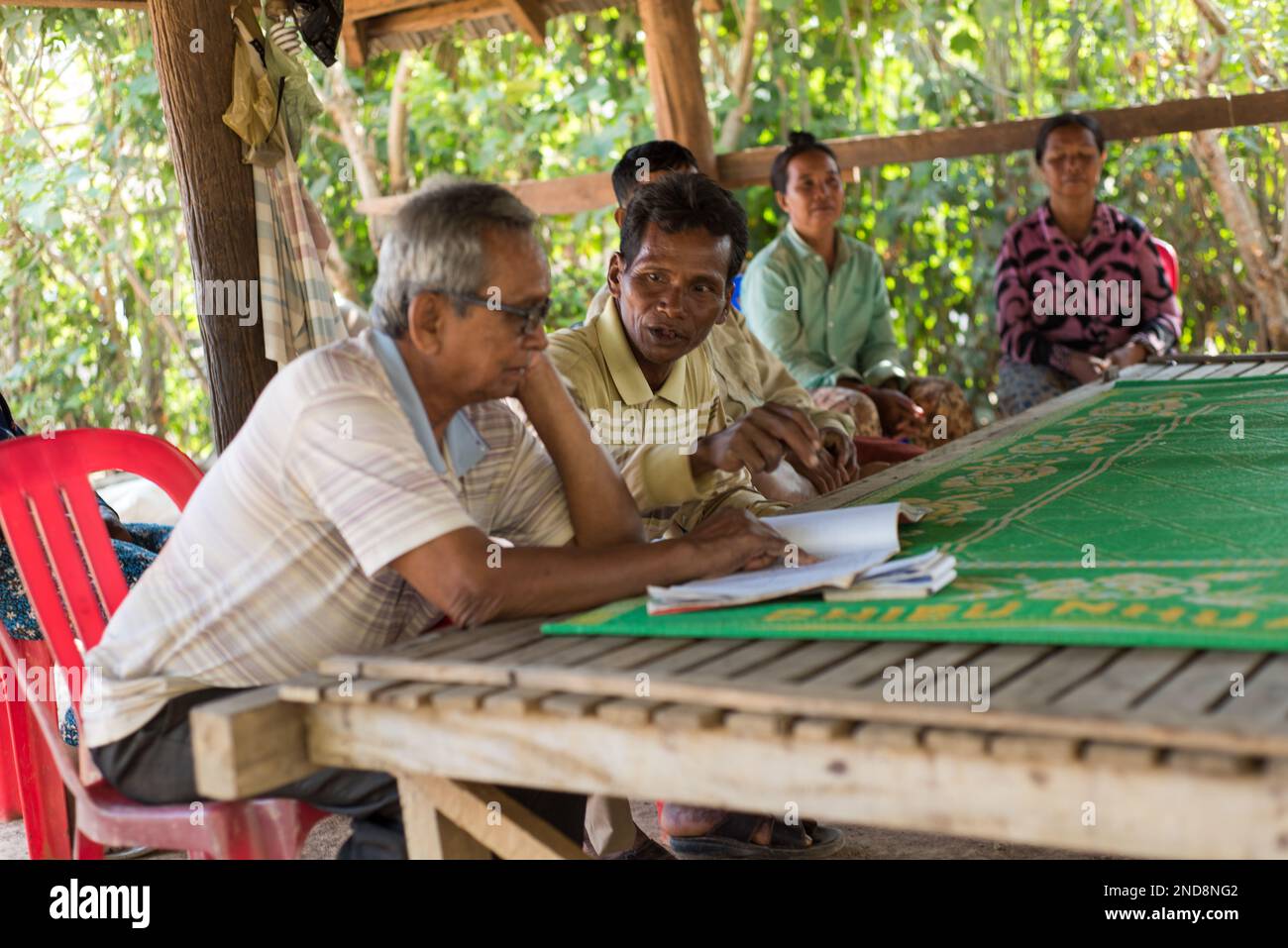 Min Sin (មិន ស៊ិន), male, 54 Children: 3 (2 of them and his wife are ...