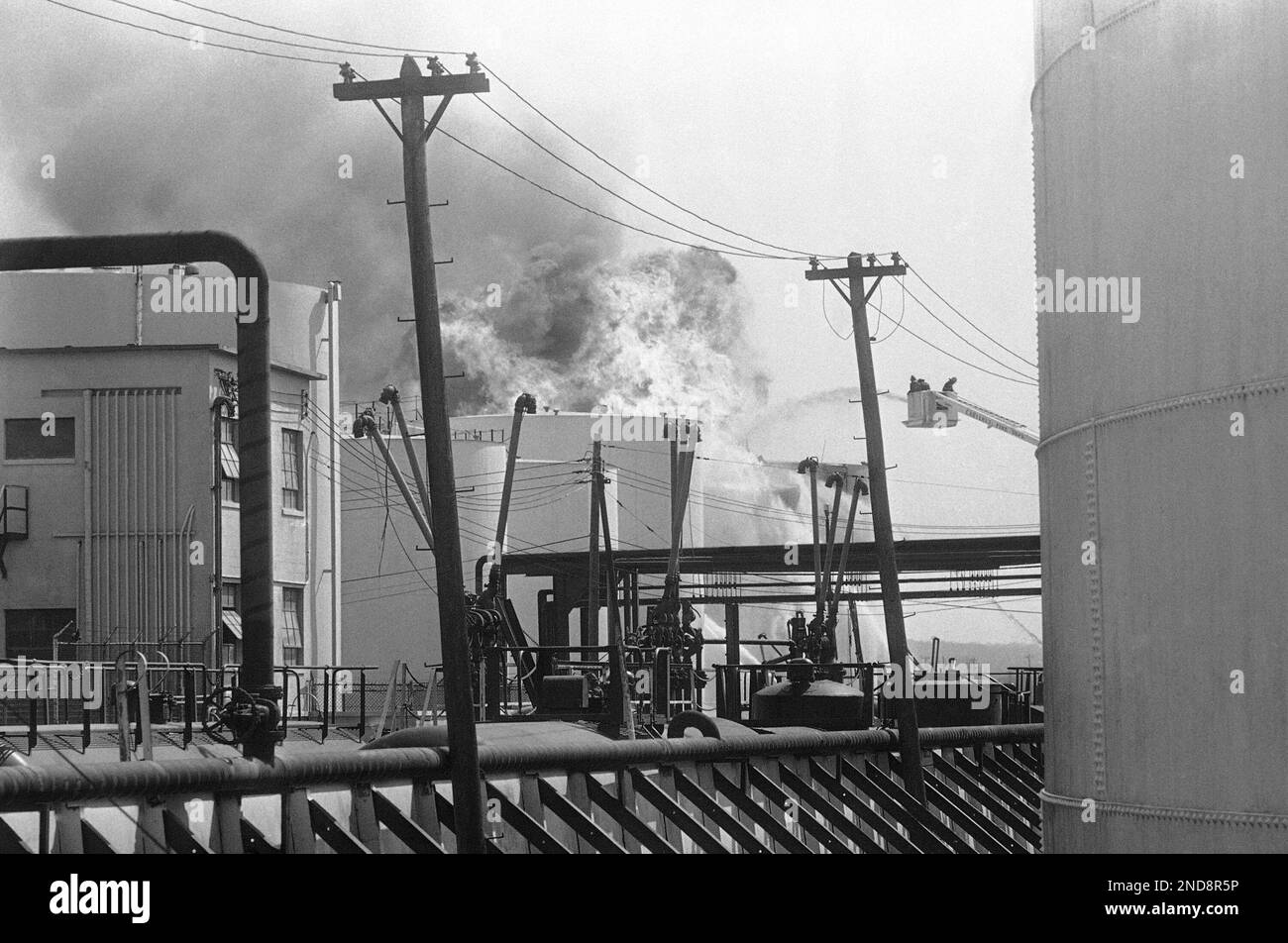 A fire broke out at the GATX oil tank farm and docking facilities in ...