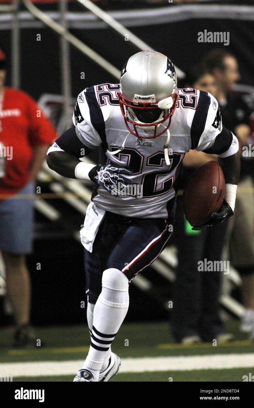 New England Patriots Terrence Wheatley (22) is pictured warming up ...