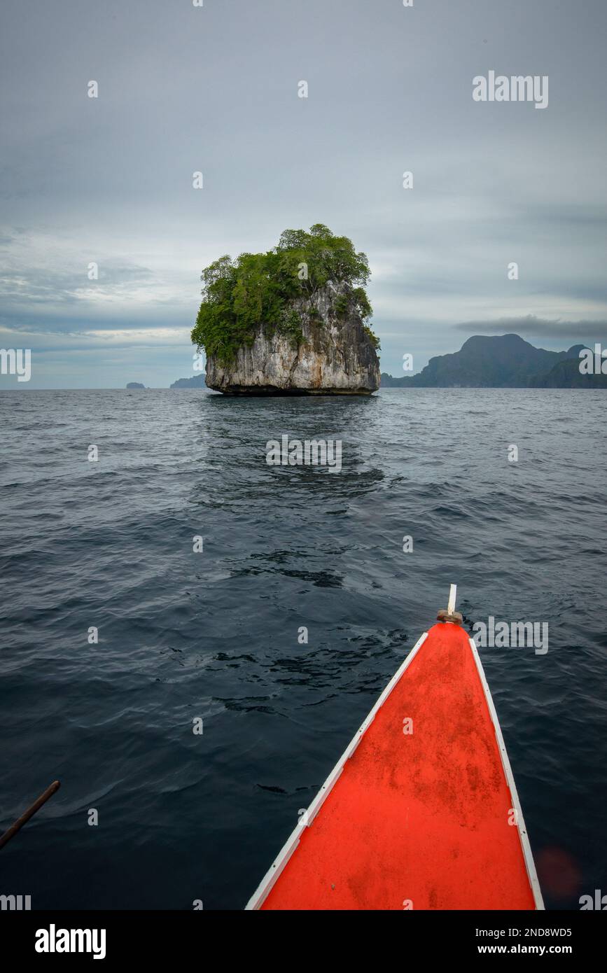 This photo captures the essence of the Philippines, with a traditional ...