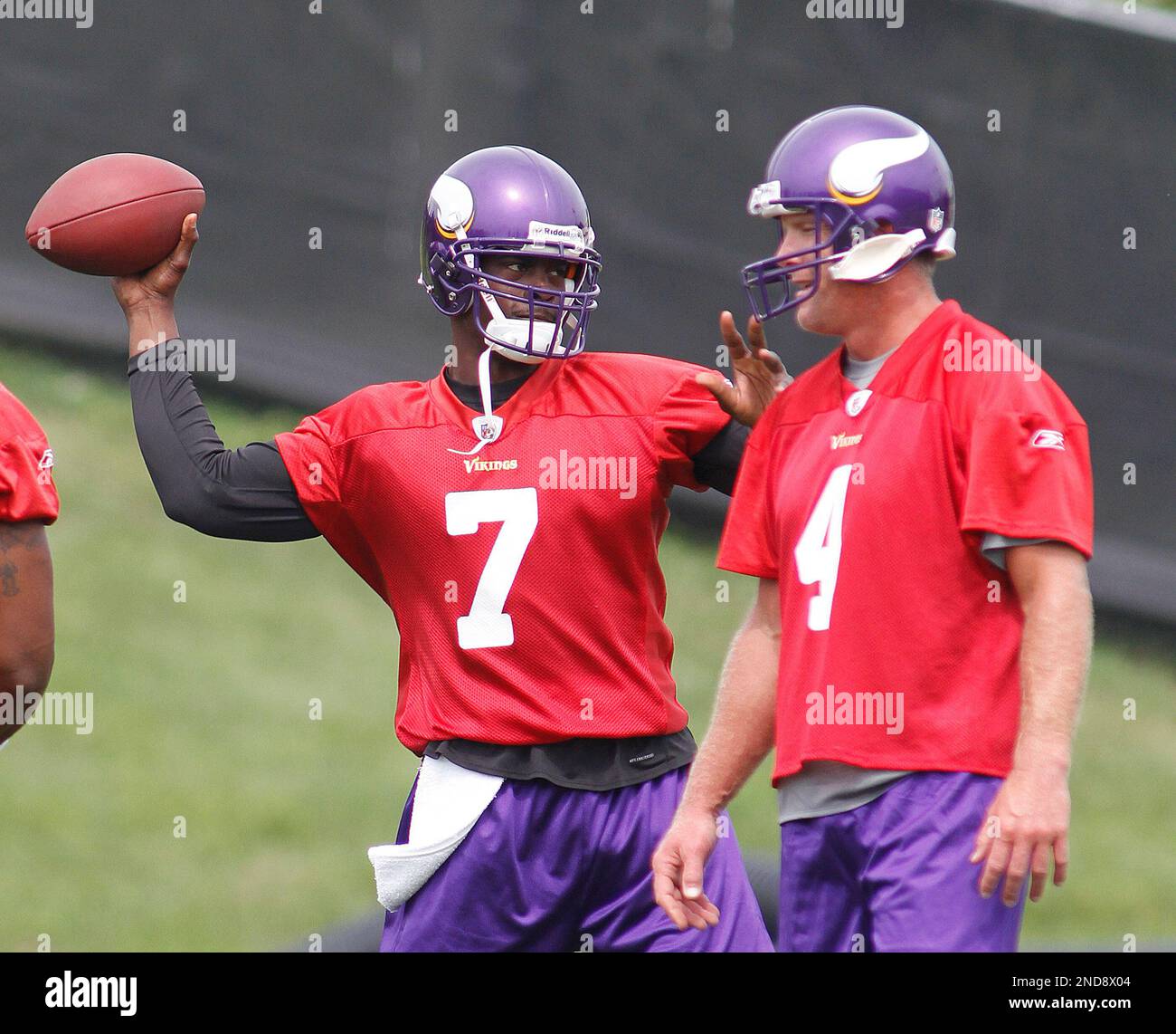 Minnesota Vikings qaurterback Tavaris Jackson, (7) with once again back ...