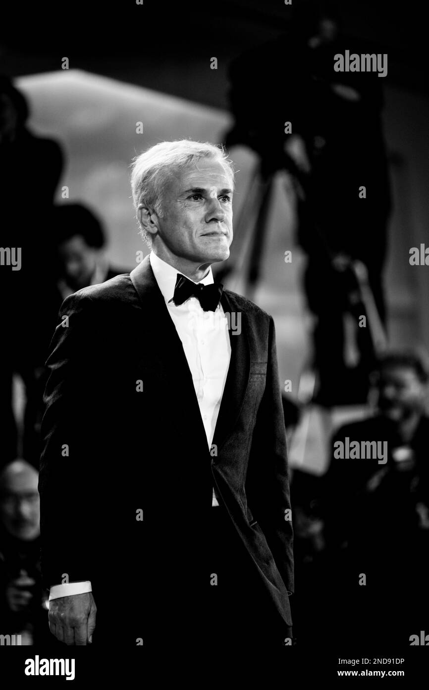 The cast of "Dead for a dollar" on the Red Carpet of Venice Film ...