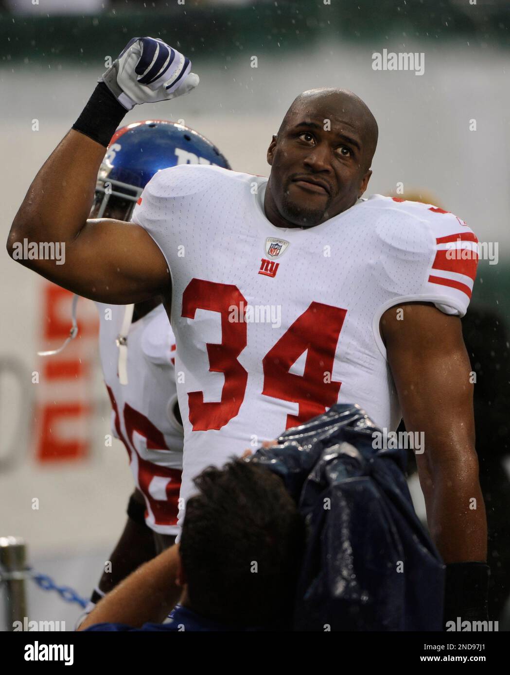New York Giants safety Deon Grant practices before an NFL preseason ...