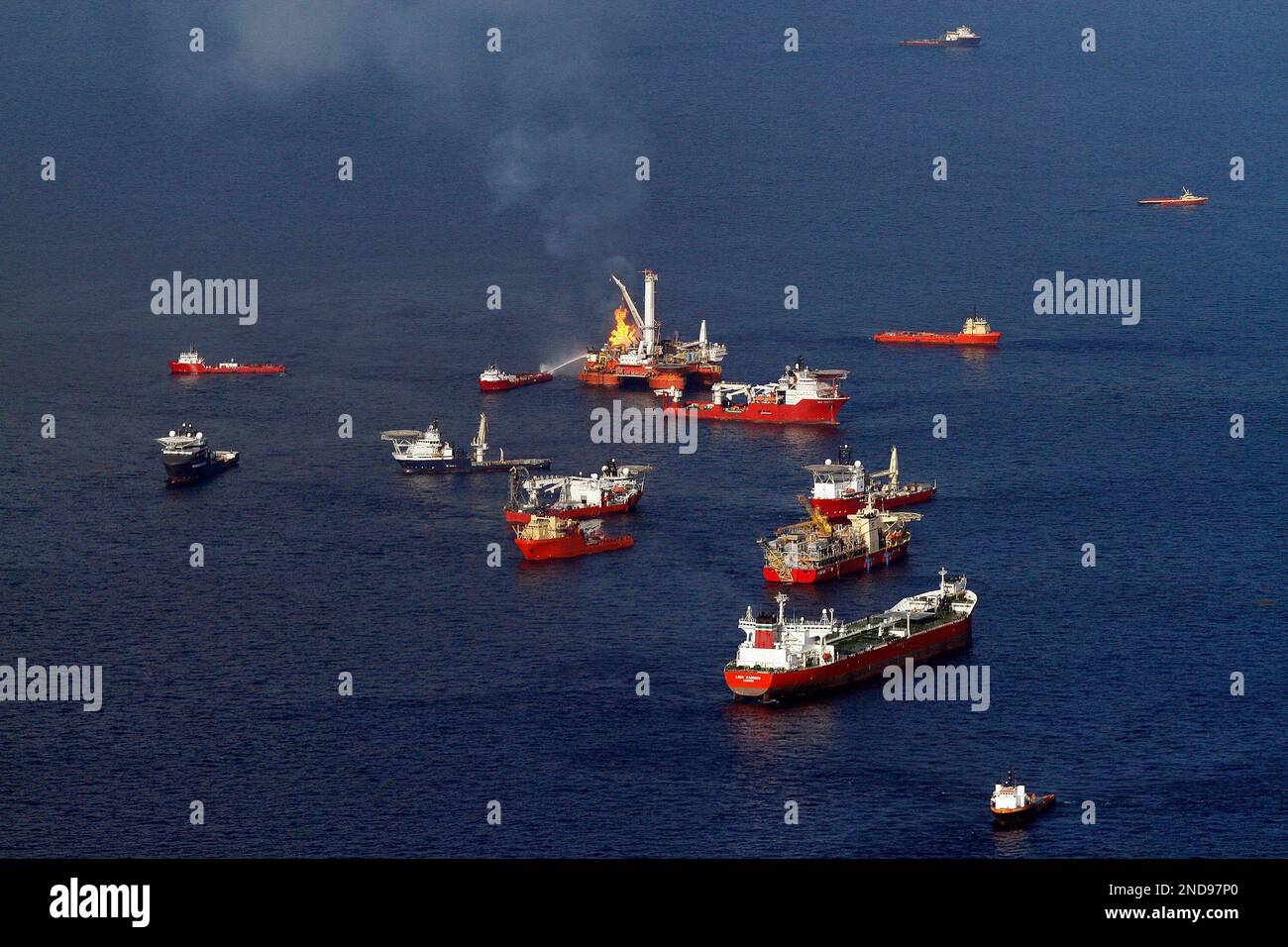 Vessels assisting in the capping of the Deepwater Horizon oil wellhead ...