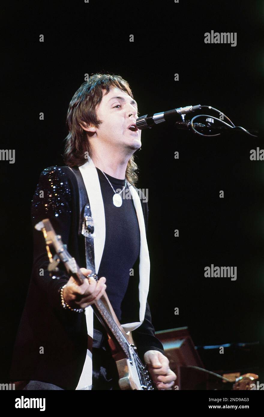 Paul McCartney and Wings at the Nassau Coliseum in Uniondale, New York ...