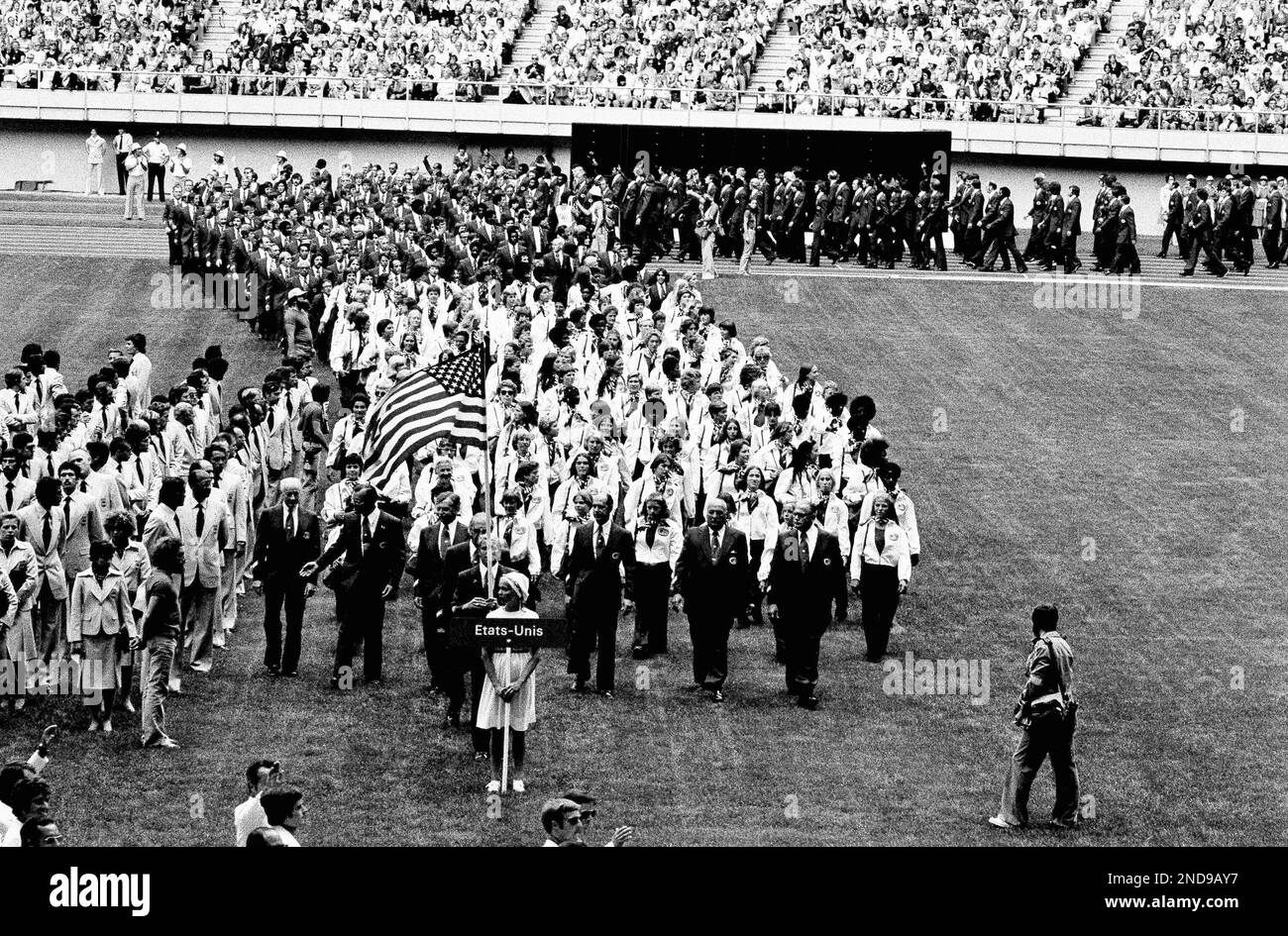 Athletes from different nations fill the grounds of Moscow’s Lenin ...