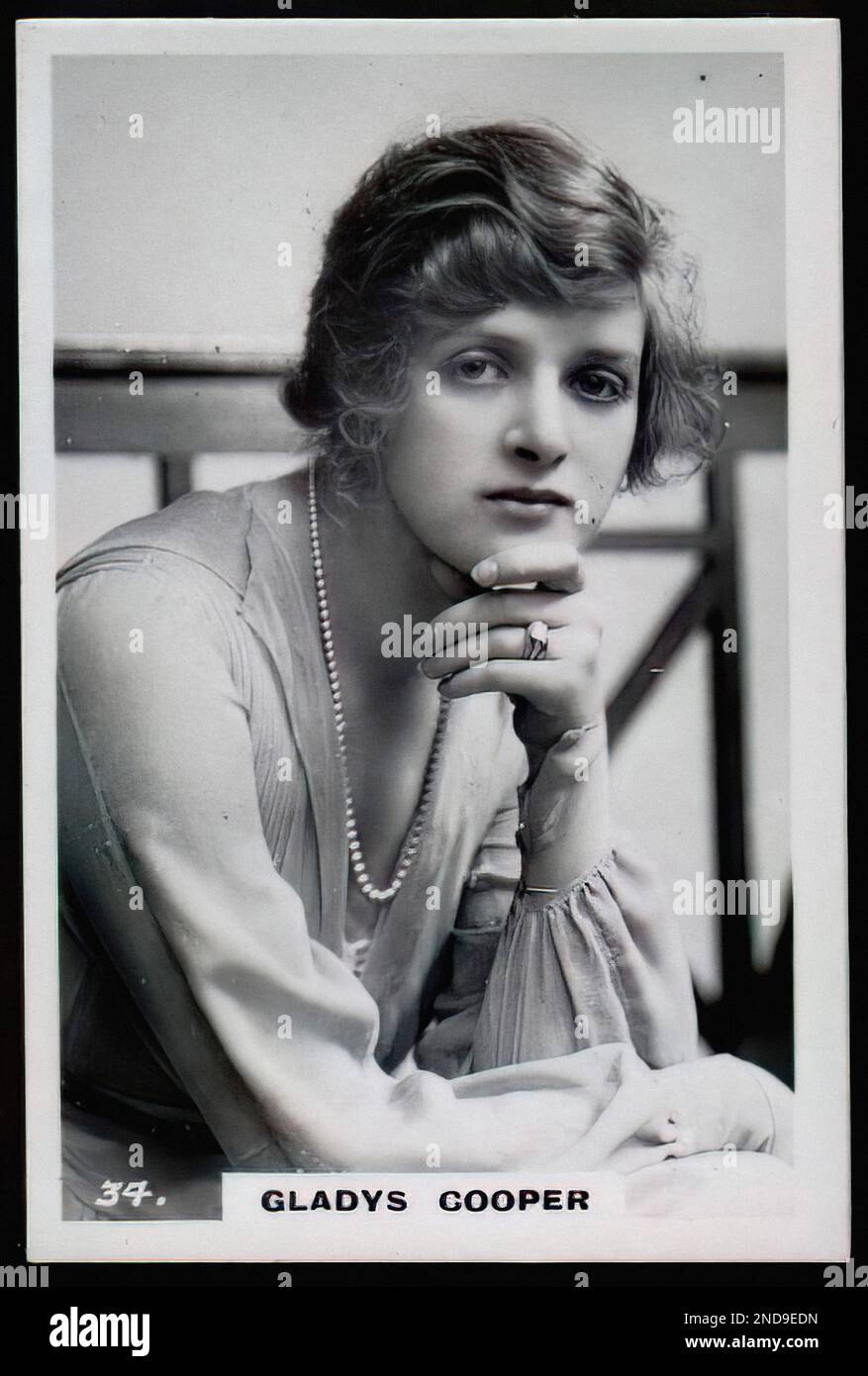 Portrait of Gladys Cooper - Vintage Cigarette Card Stock Photo - Alamy