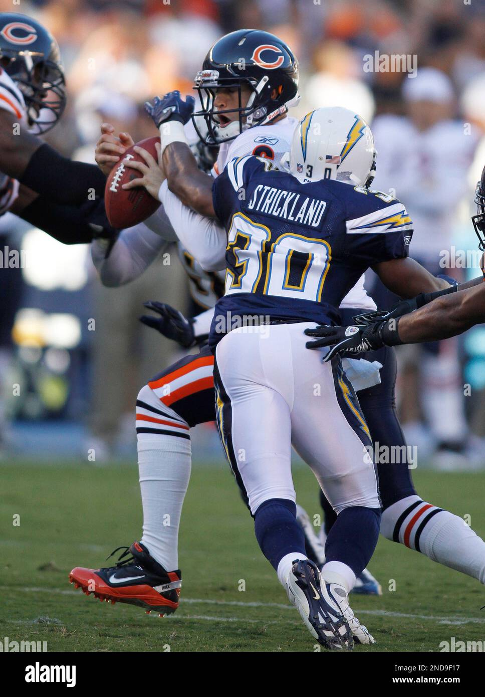 San Diego Chargers Donald Strickland (30) sacks Chicago Bears ...