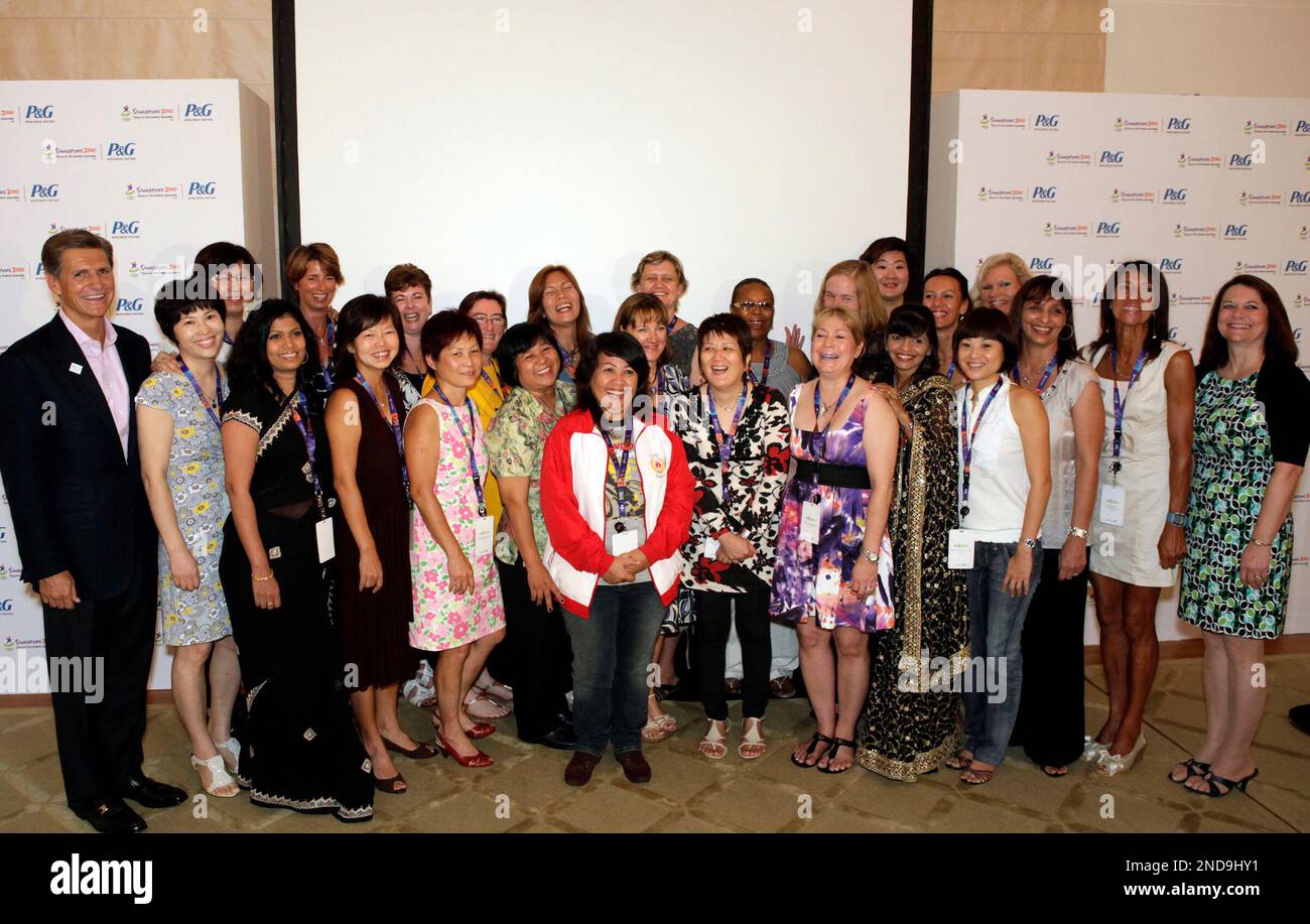 P&G CMO Marc Pritchard, far left, and P&G Asia Group President, Deb ...