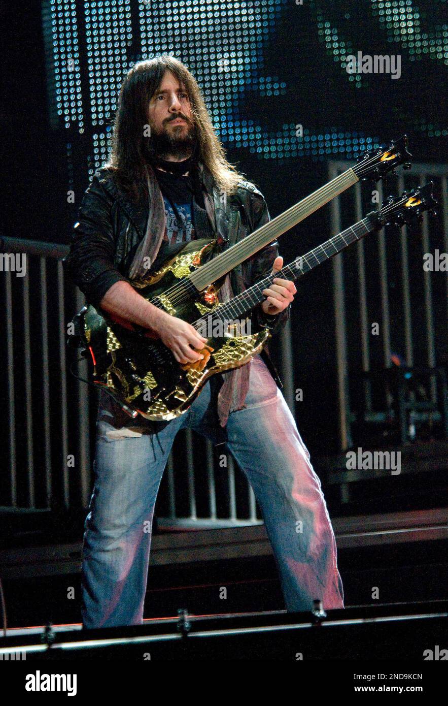 Ron "Bumblefoot" Thal, lead and rhythm guitarist with Guns N' Roses ...