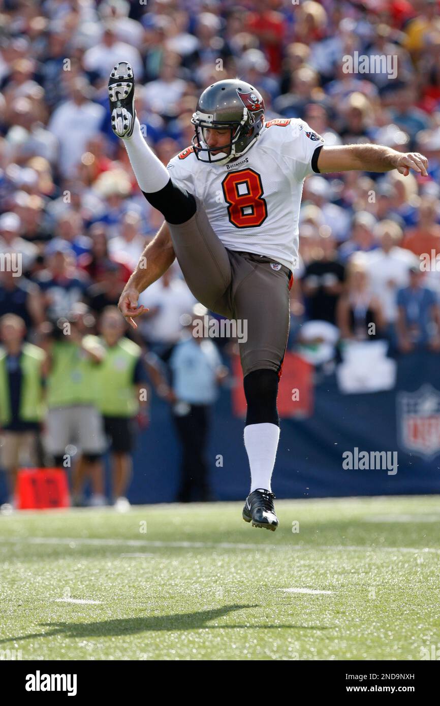 Tampa Bay Buccaneers' Dirk Johnson punts during the first half of the ...