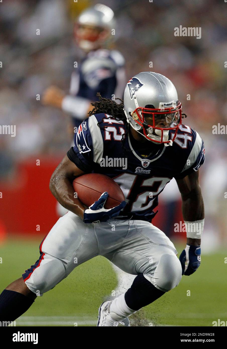 New England Patriots' BenJarvus Green-Ellis carries the ball in the ...