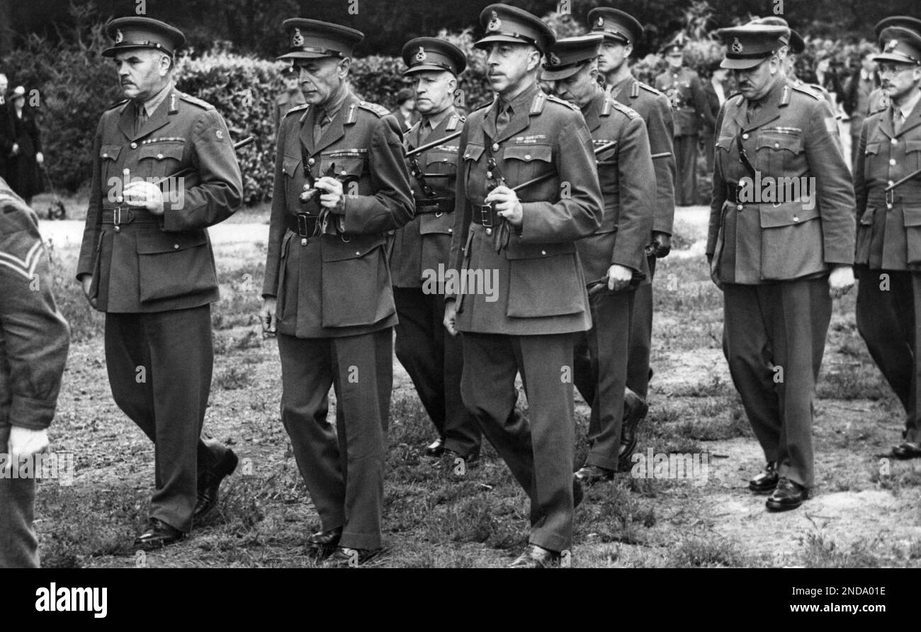 Canadian officers arrive at the Canadian cemetery at Brookwood, England ...