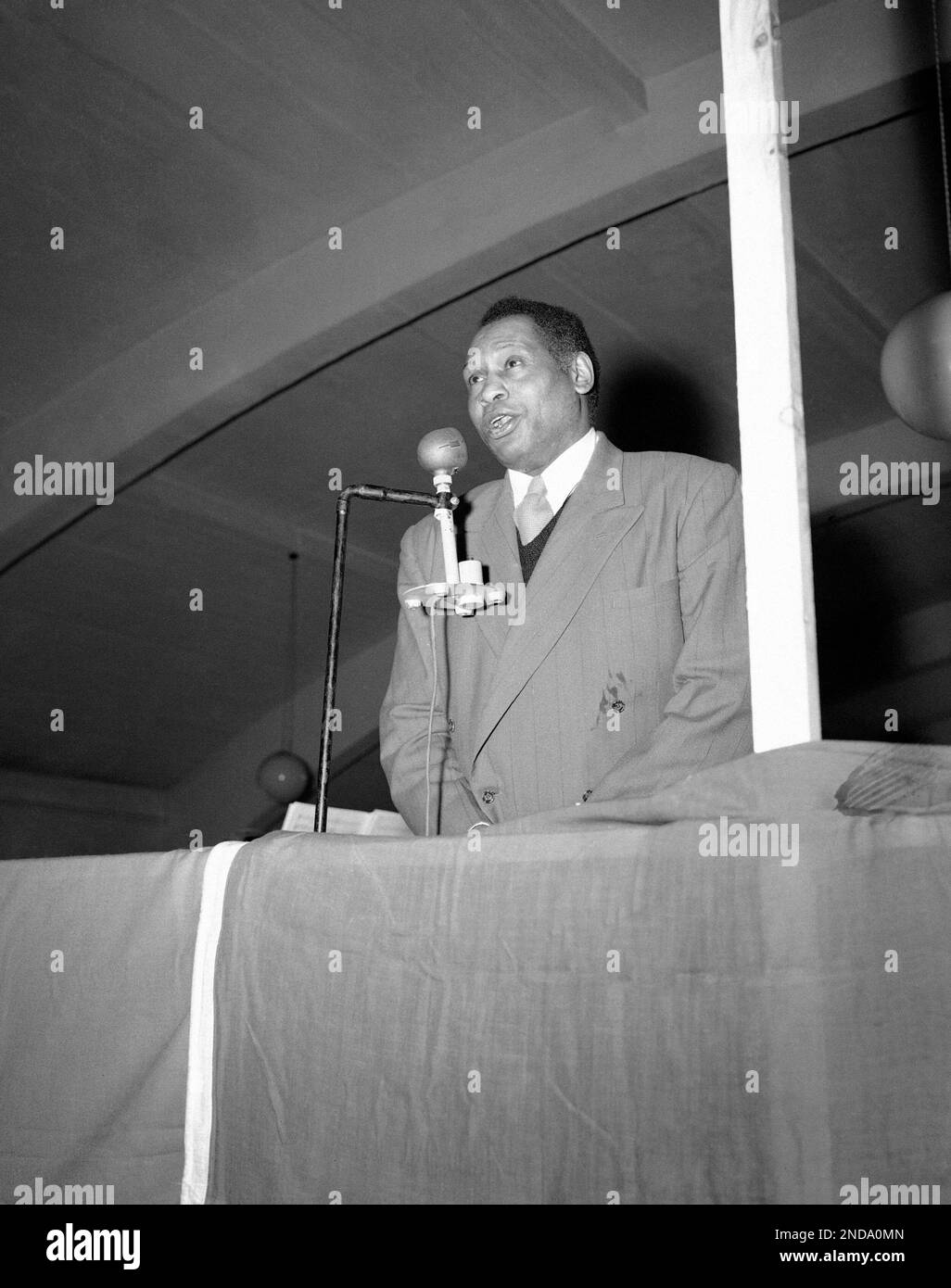 American singer Paul Robeson entertained the workers of Copenhagen's ...