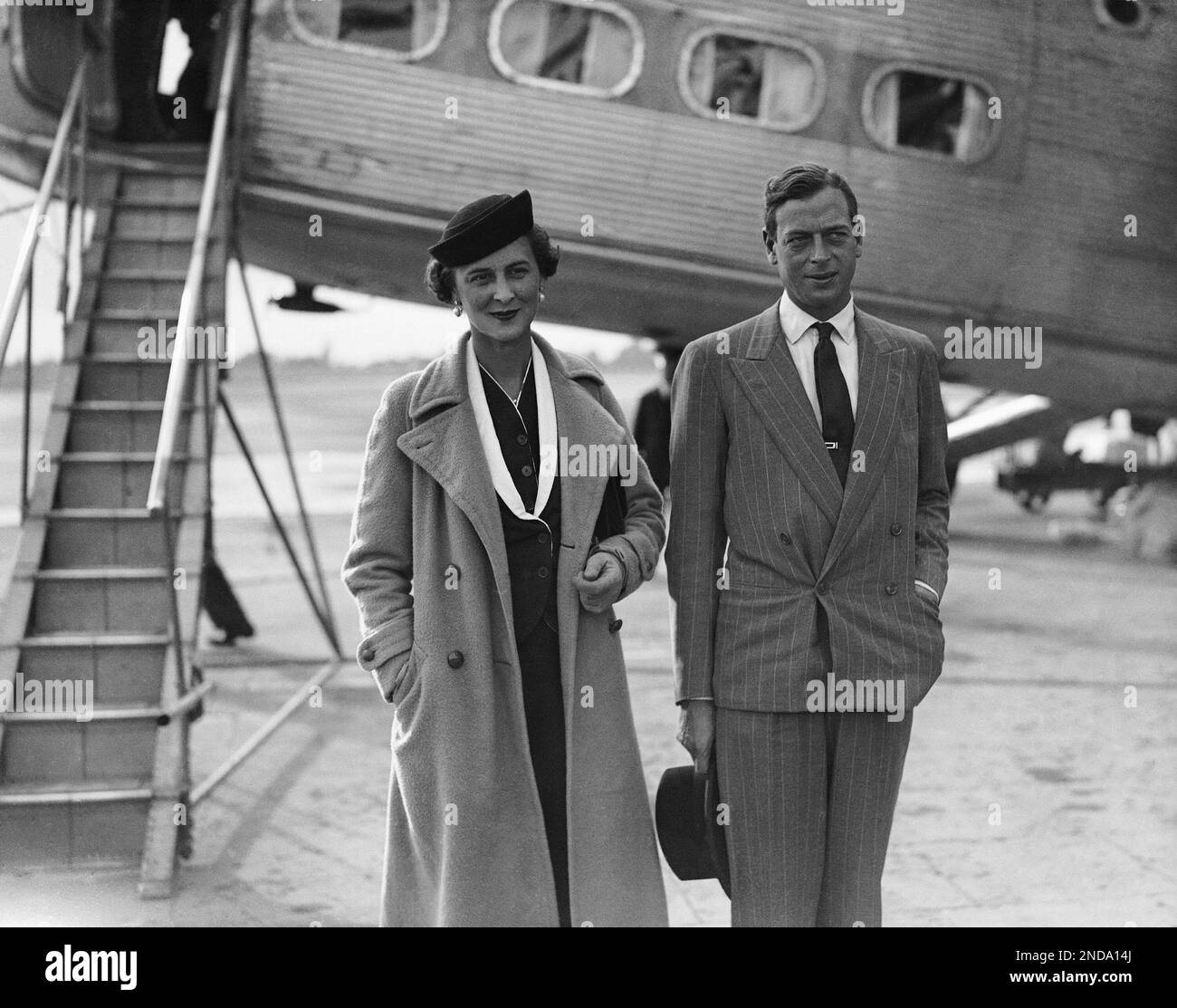 Prince George, Duke of Kent, with is wife Princess Marina, Duchess of ...