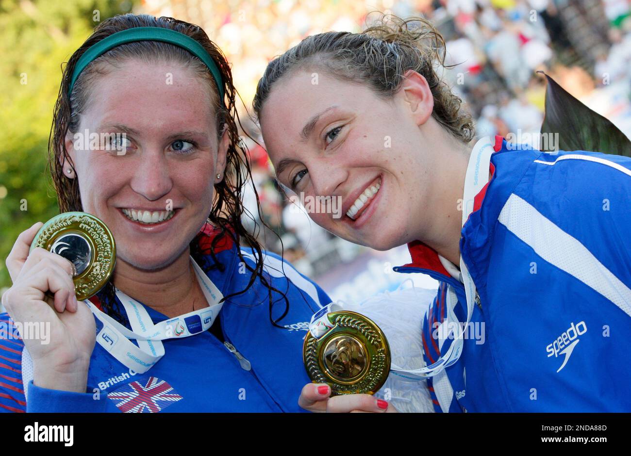 Britain's Elizabeth Simmonds, right, gold, and Britain's Gemma ...