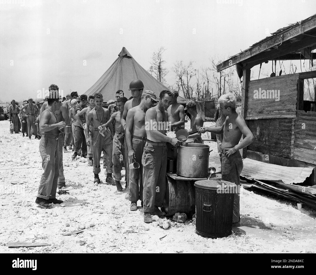 After days of living on cold rations marines of the First Division ...