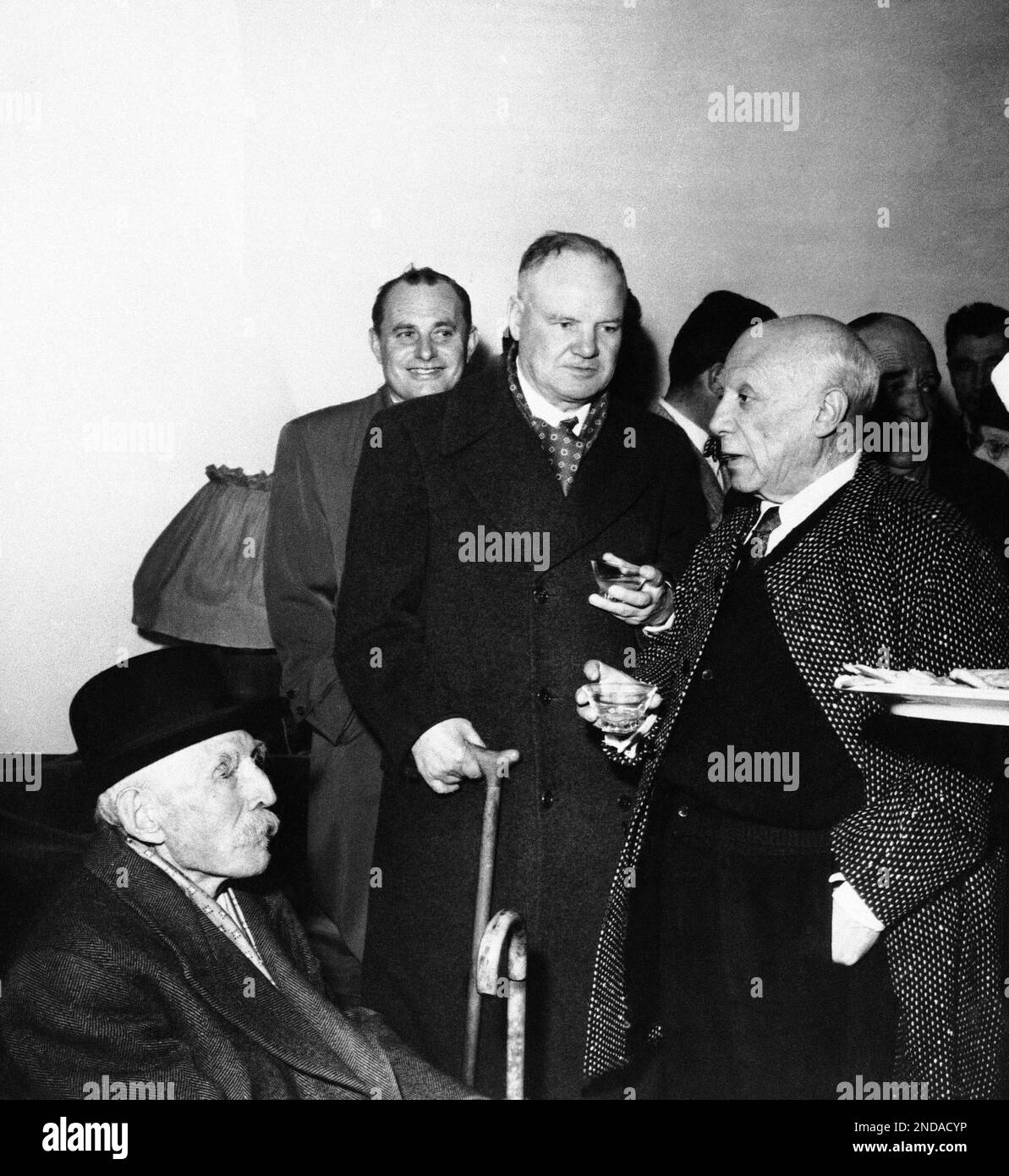 Famous painter Pablo Picasso, who chose the French Riviera as his ...