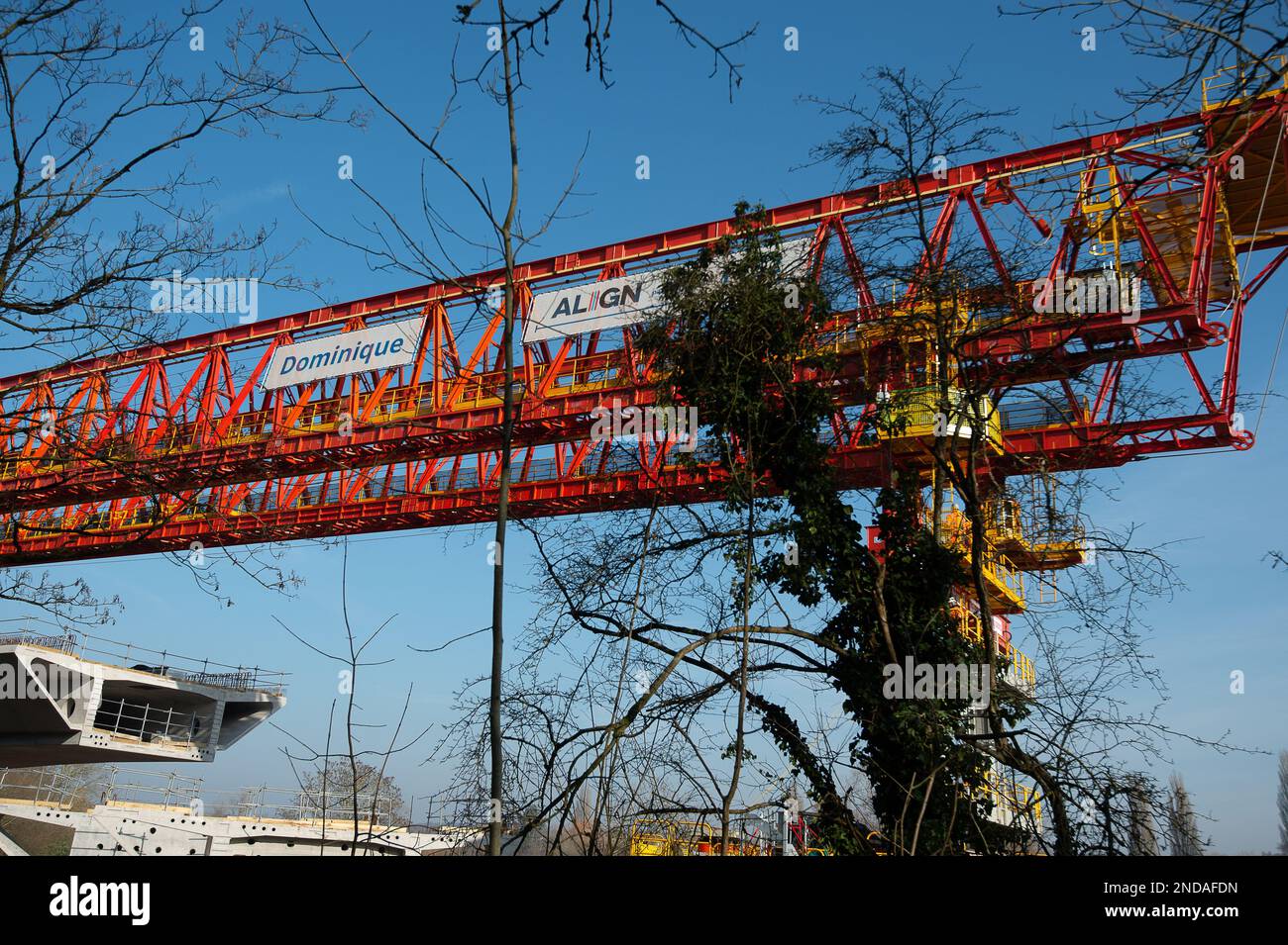 Hs2 bridge piers hi-res stock photography and images - Alamy