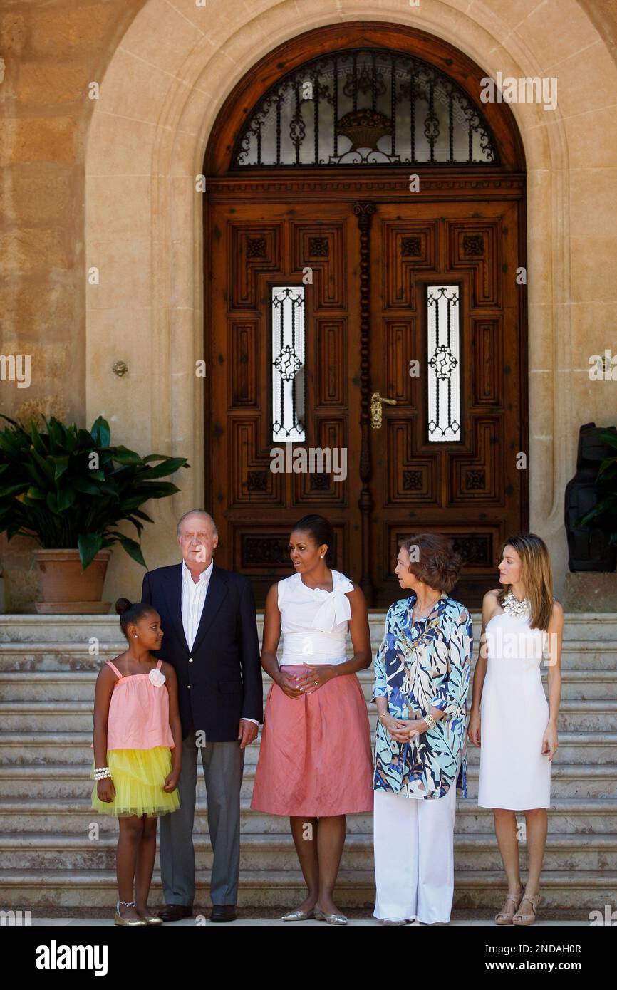 From left: Sasha Obama, Spain's King Juan Carlos, U.S. first lady ...