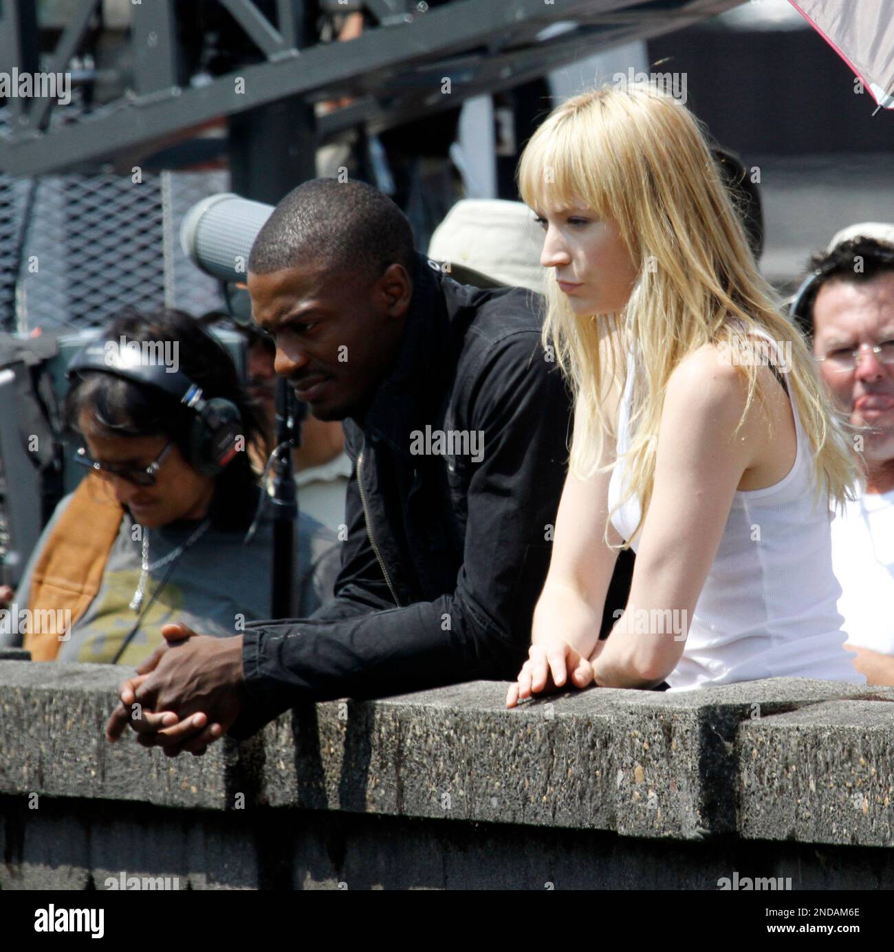 Beth Riesgraf And Aldis Hodge