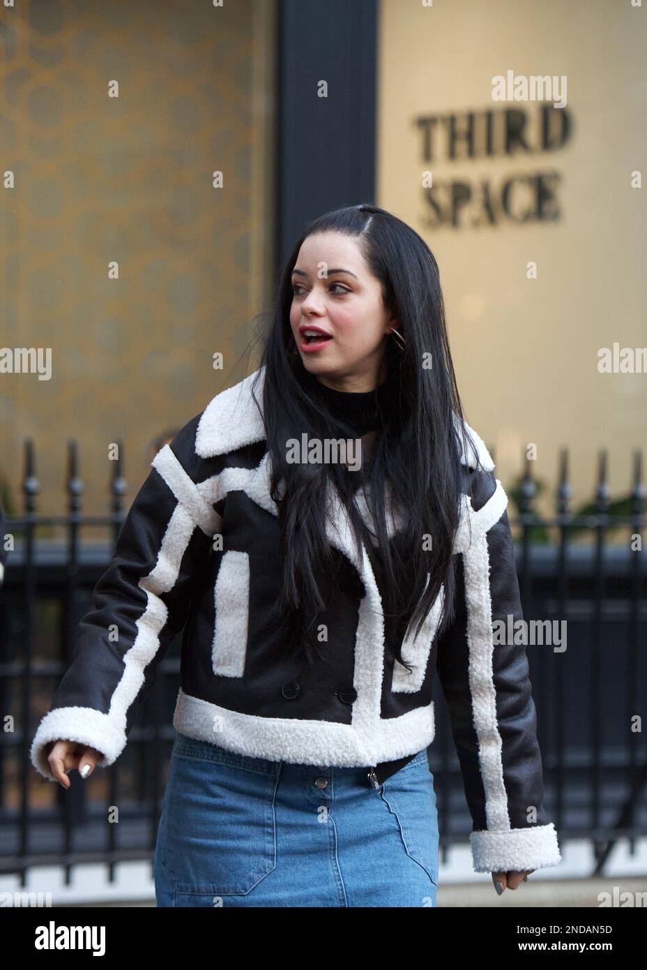 Tina s club 7 in leather jacket hi-res stock photography and images - Alamy