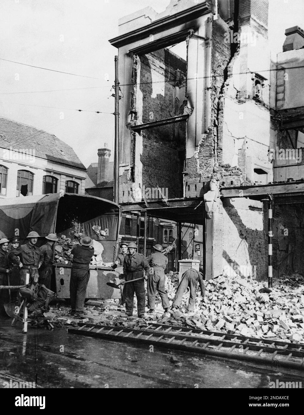 World war ii cleaning up Black and White Stock Photos & Images - Alamy
