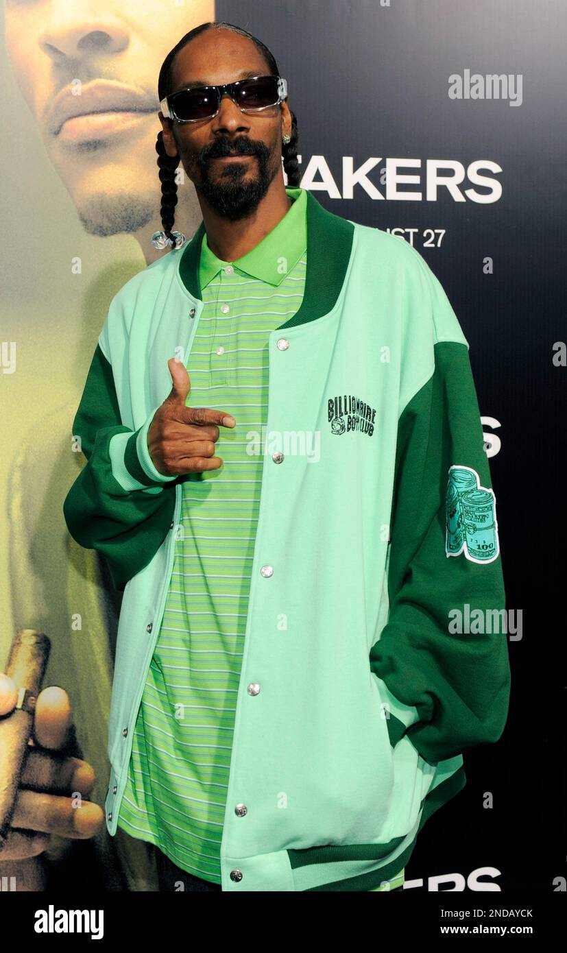 Snoop Dogg arrives at the premiere of the film "Takers" in Los Angeles ...