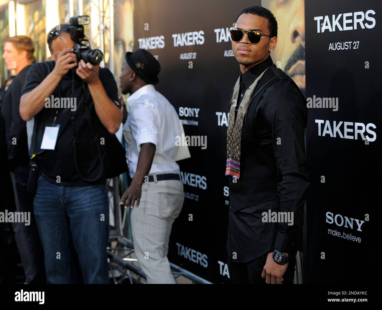 Image Sof The Cast Of Takers