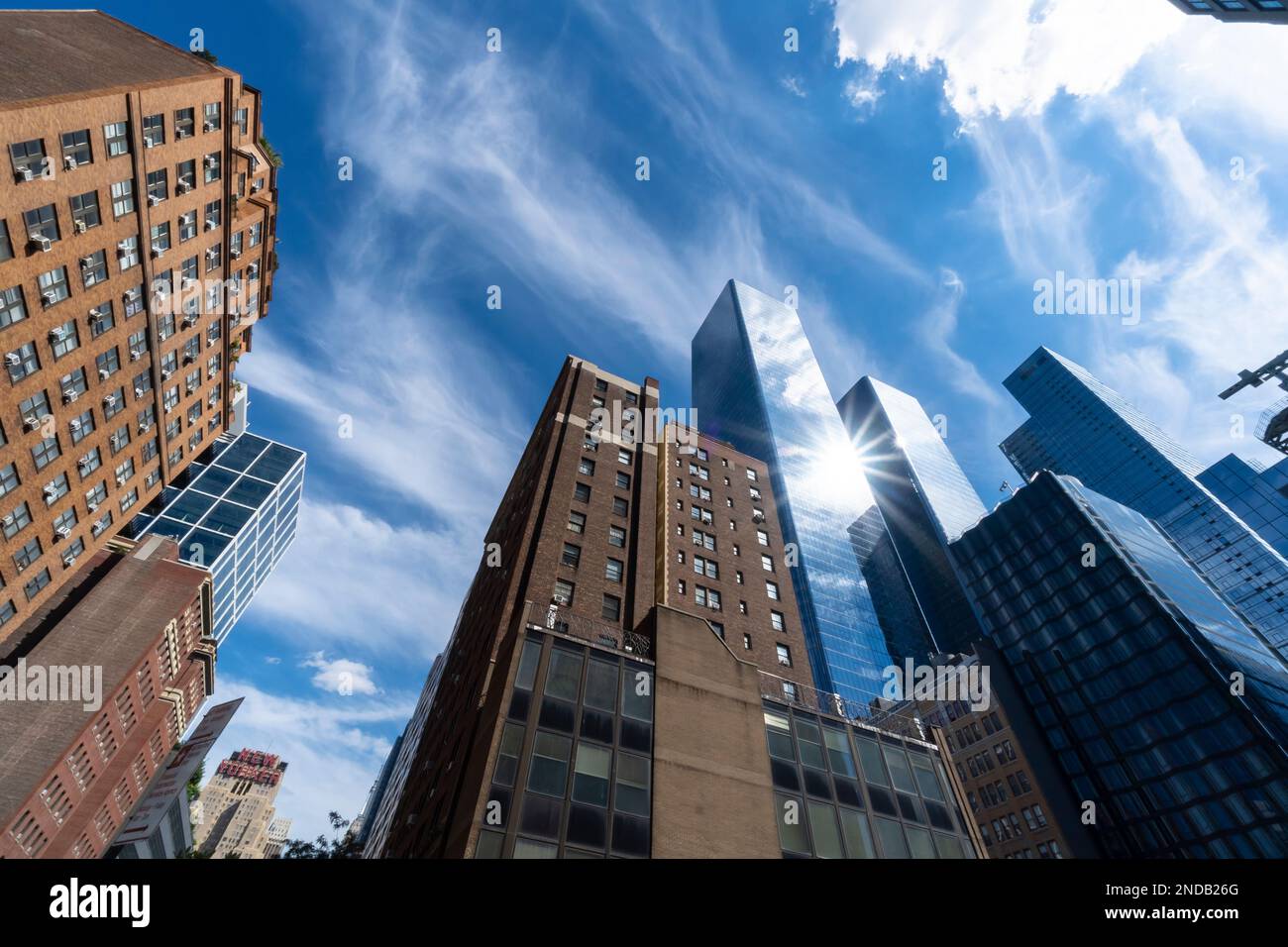 Newly built Hudson Yards high-rise buildings stand in Midtown Manhattan ...