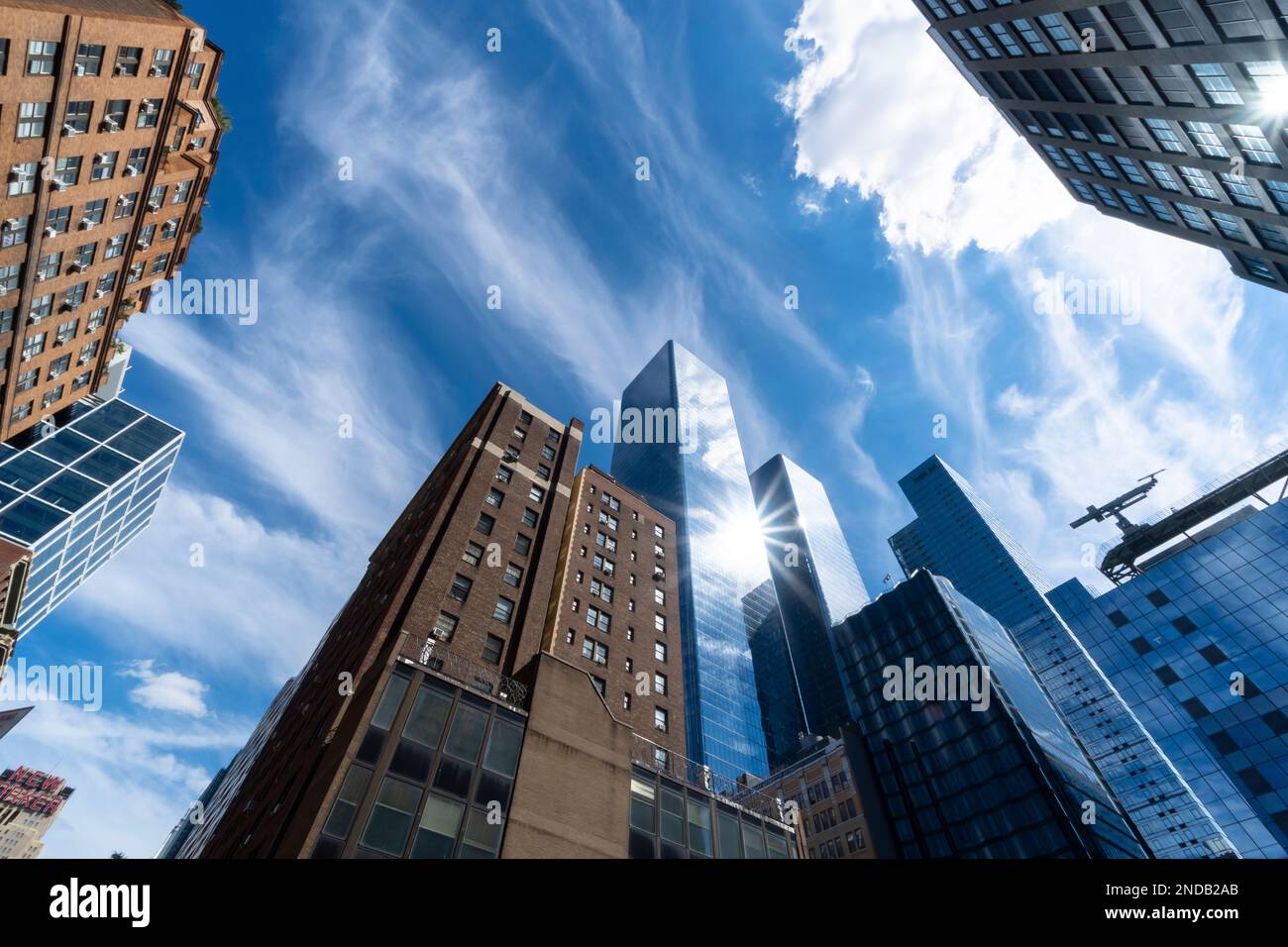 Newly built Hudson Yards high-rise buildings stand in Midtown Manhattan ...