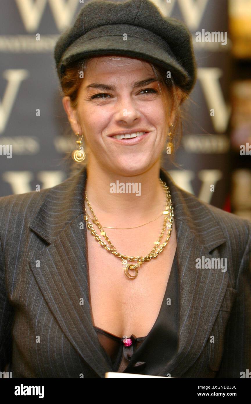 Tracey emin cbe hi-res stock photography and images - Alamy