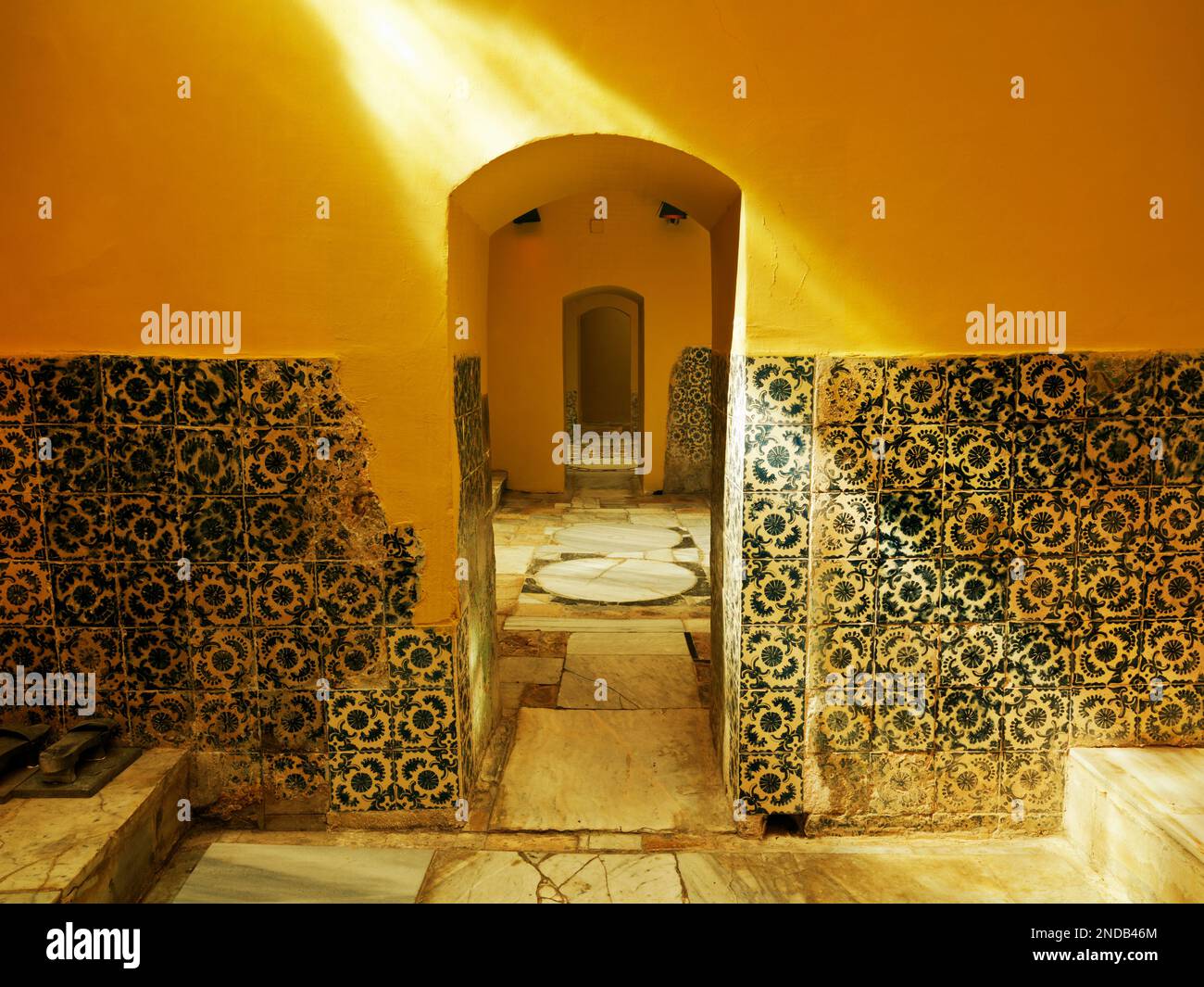 Horizontalentrances hi-res stock photography and images - Alamy