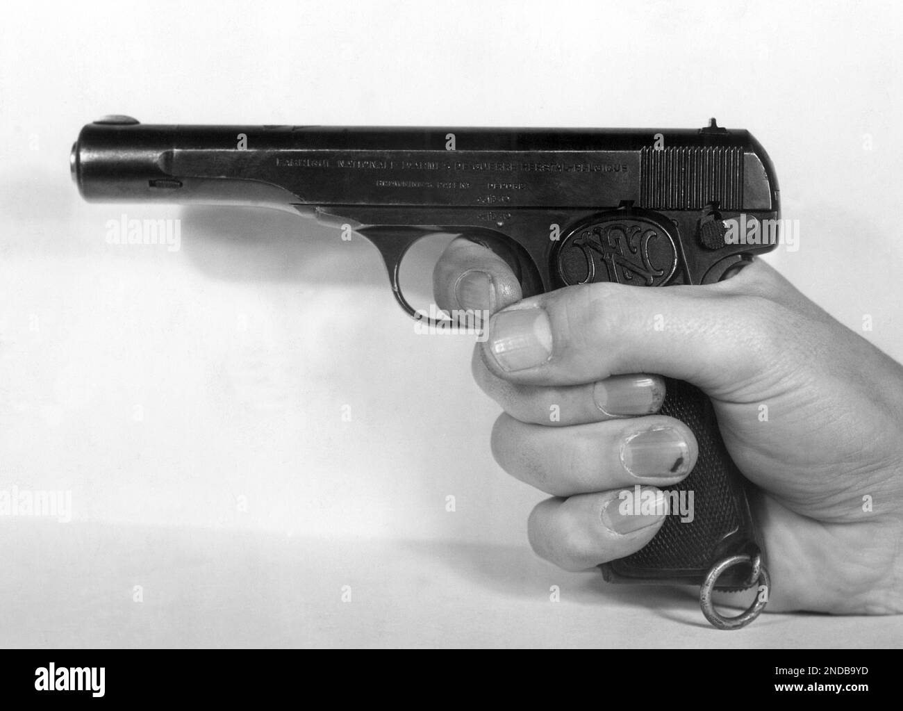 Fully loaded automatic pistol shown Dec. 21, 1941, of Karel Richard ...