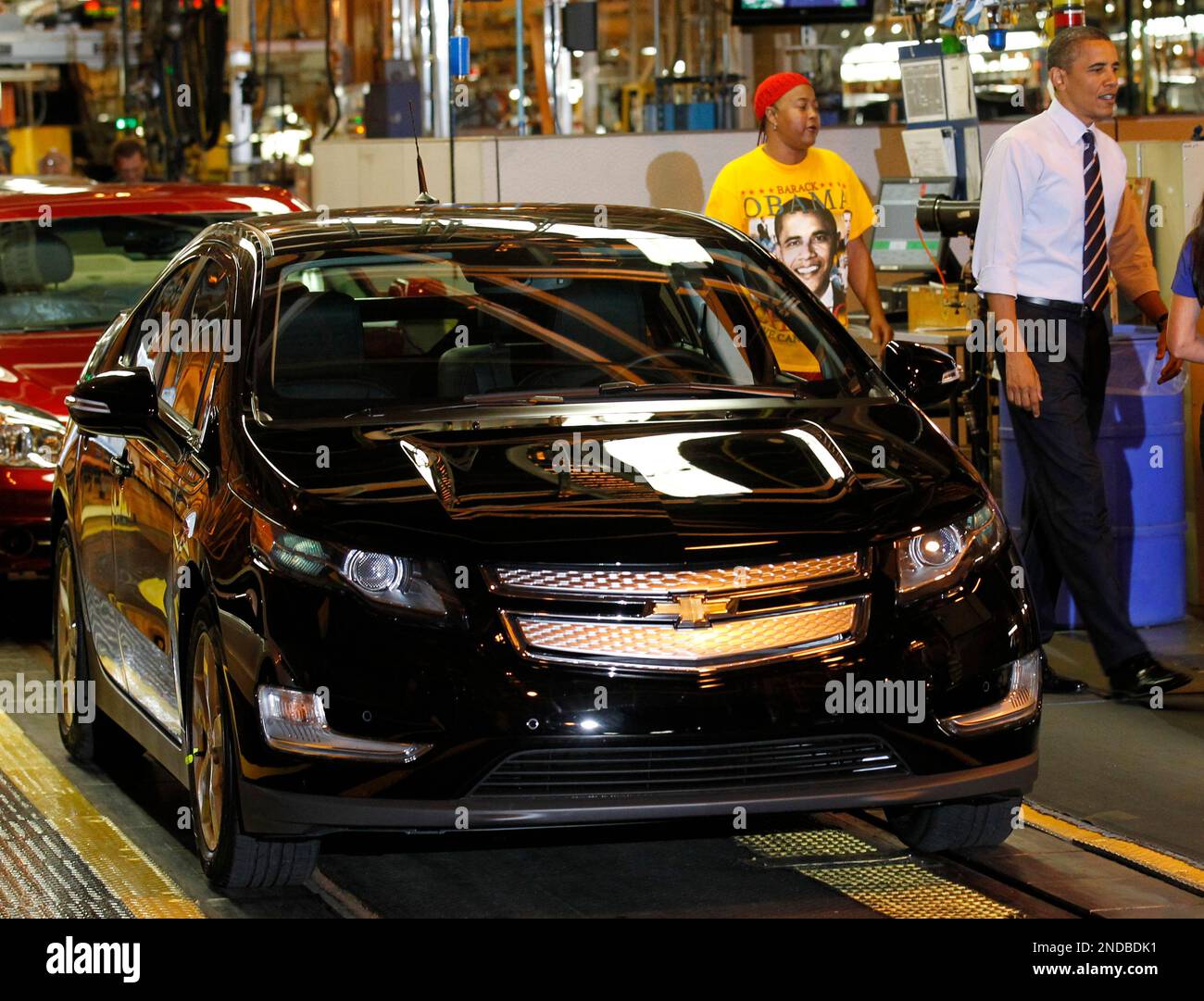 President Barack Obama tours the General Motors Auto Plant in Hamtramck ...