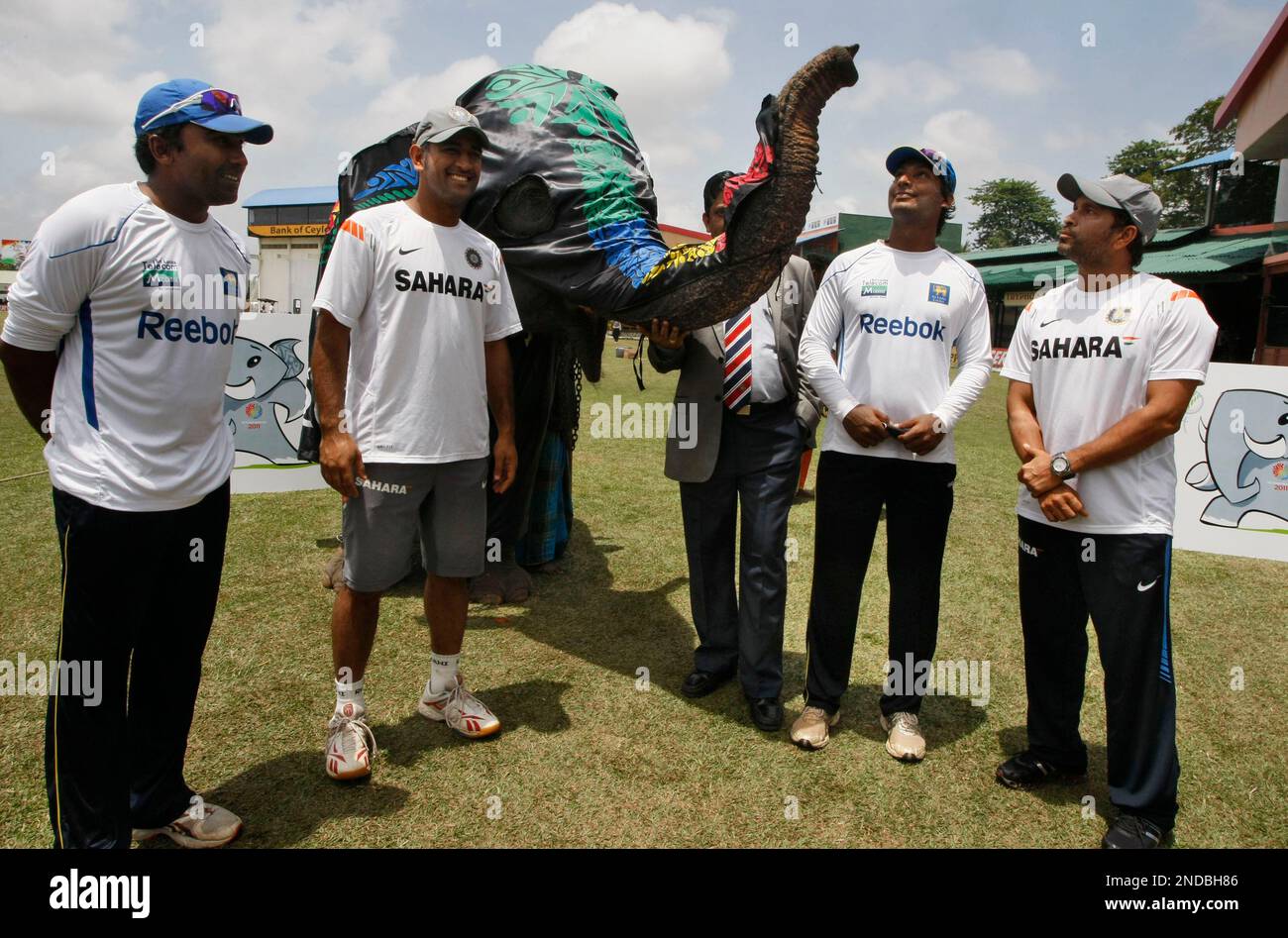 From left, Sri Lankan vice captain Mahela Jayawardene, Indian captain ...