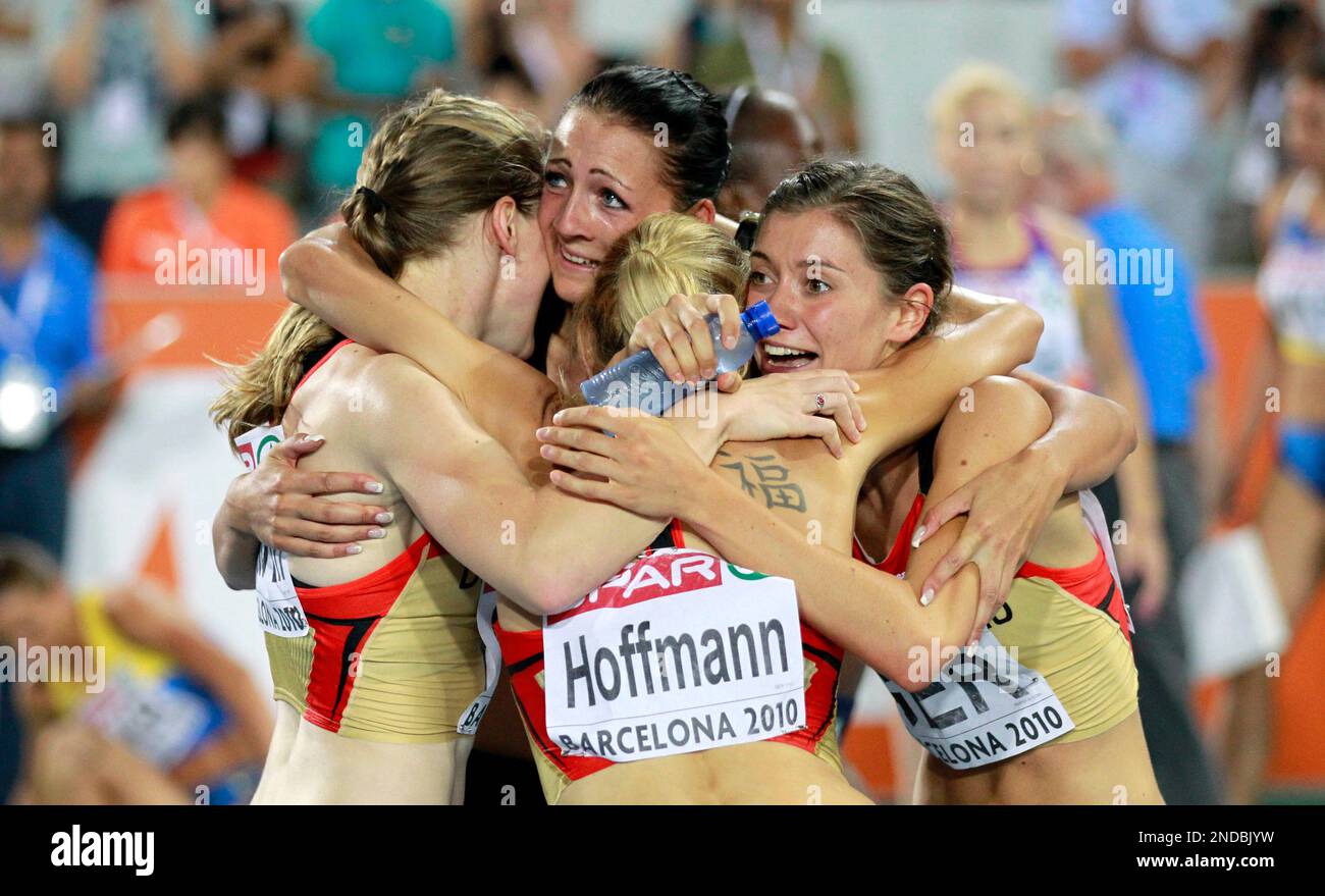 Germany's Fabienne Kohlmann, left, Janin Lindenberg, front center ...