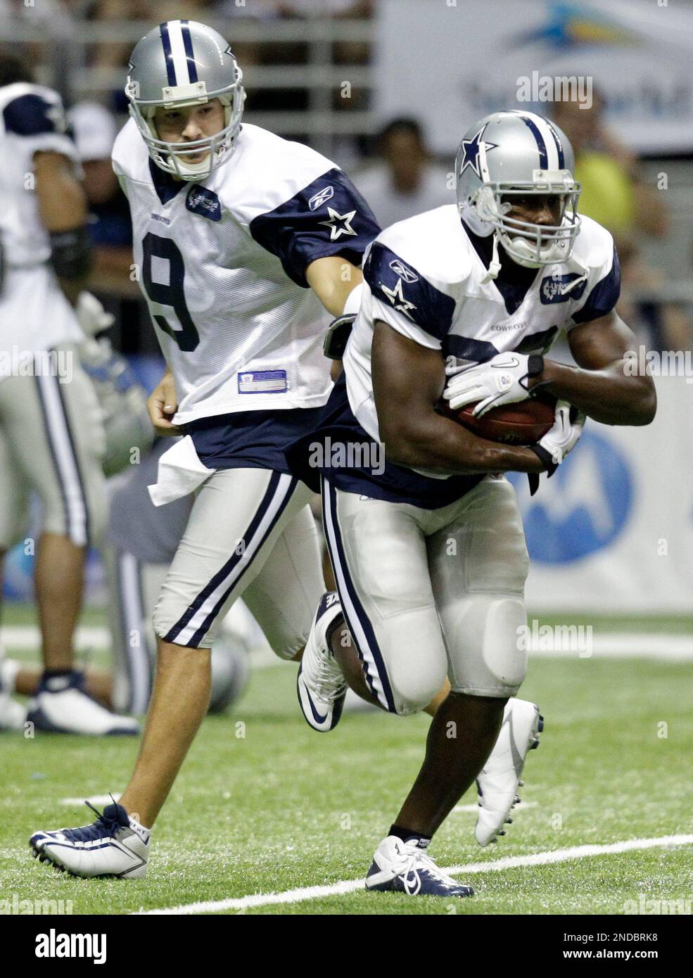 Tony Romo Running