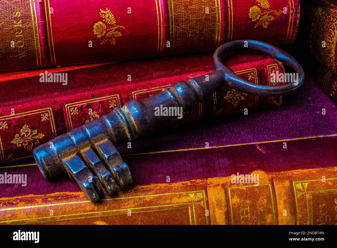 Antique binding hi-res stock photography and images - Alamy Antique binding hi-res stock photography and images - Alamy