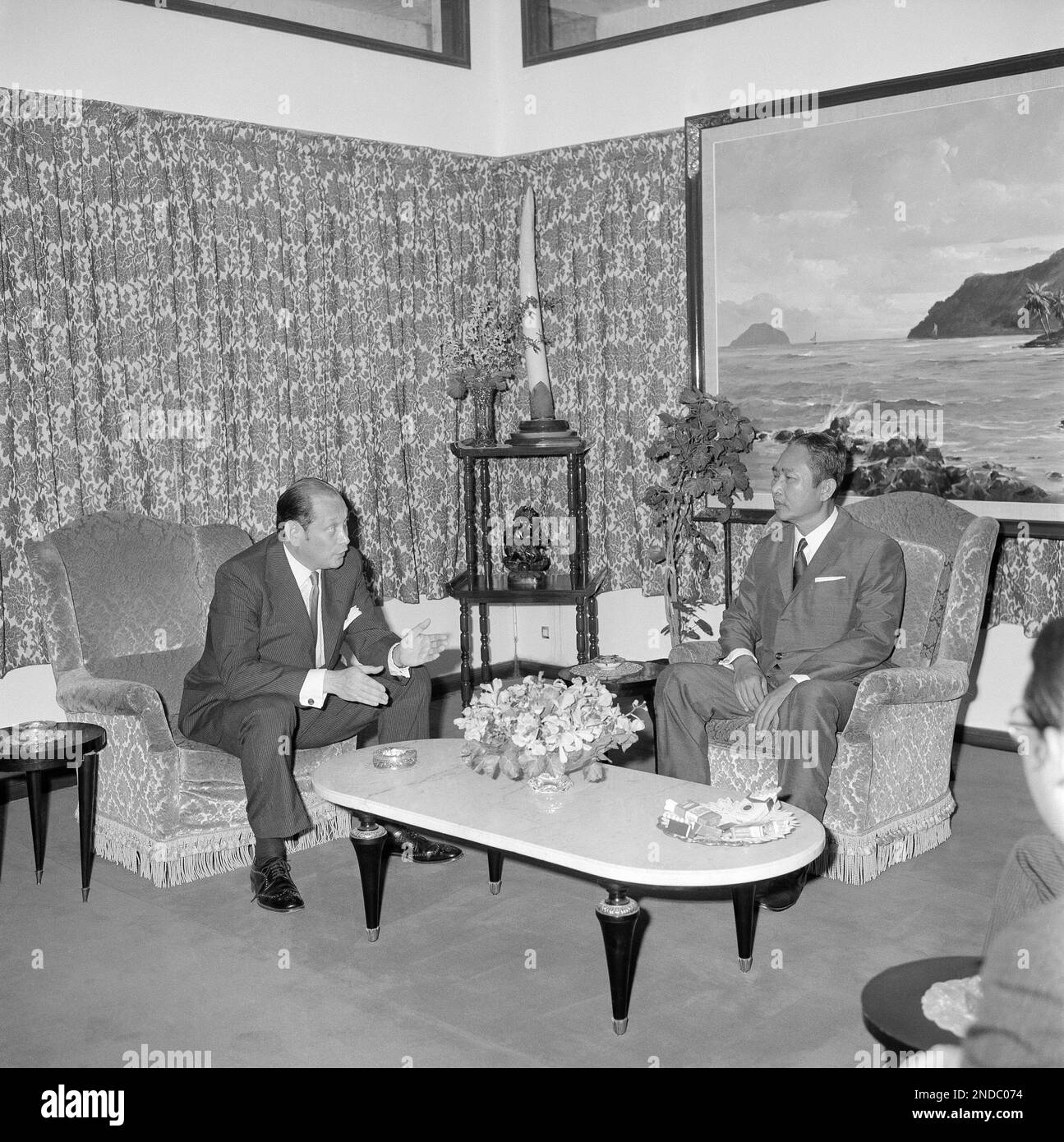 New U.S. Ambassador to Cambodia, John Gunther Dean, confers with ...