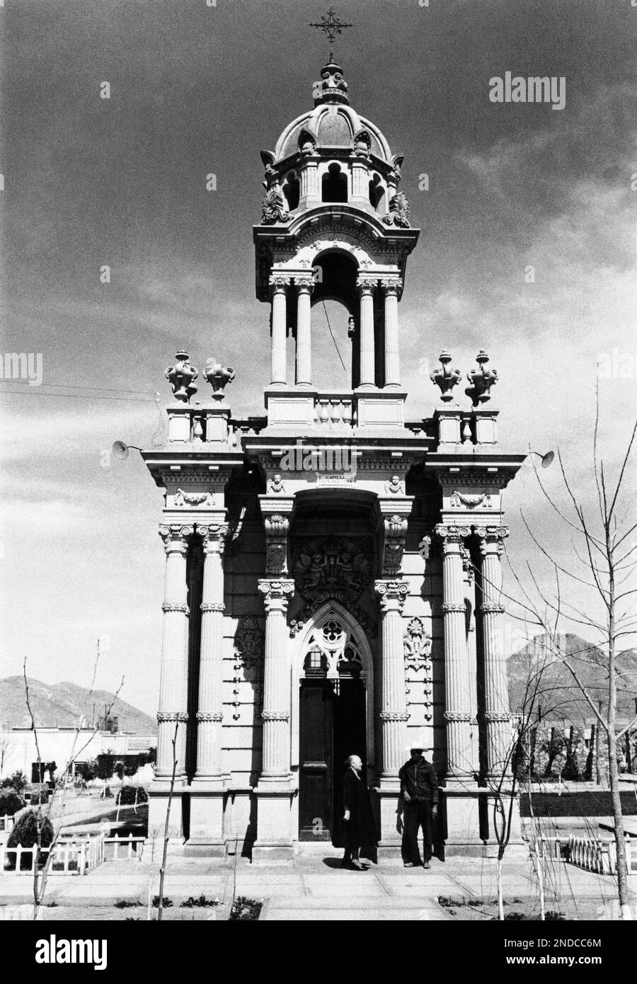 A mile from the mansion he built in Chihuahua, Mexican revolutionary ...