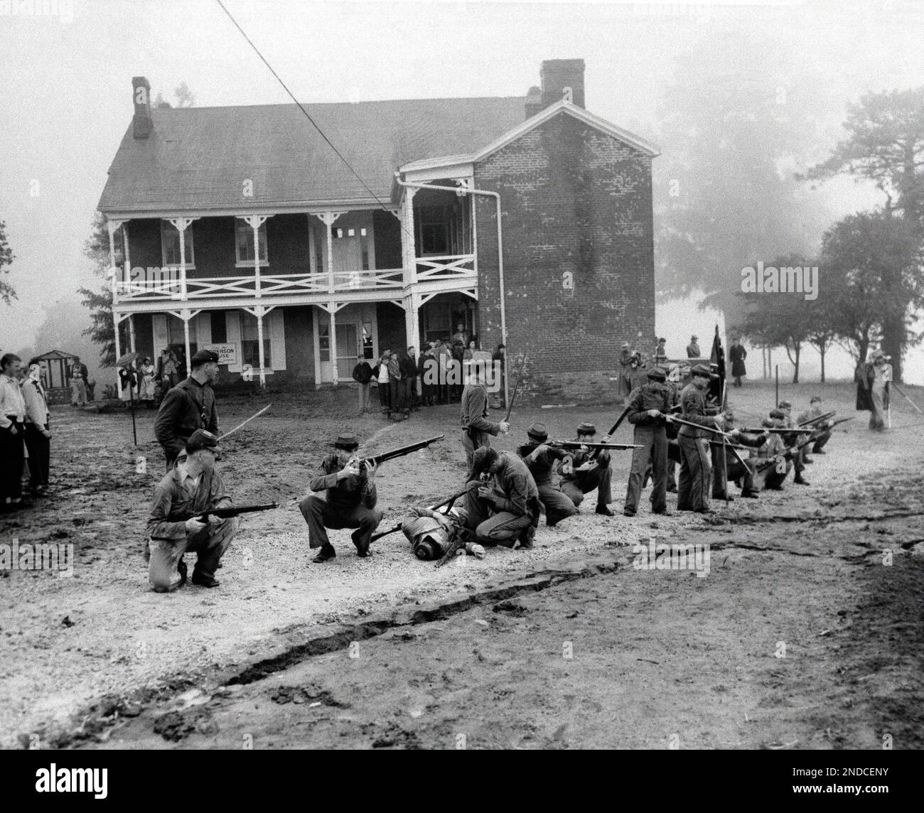 Reenactment of the civil war Battle of Lexington produced the action in ...