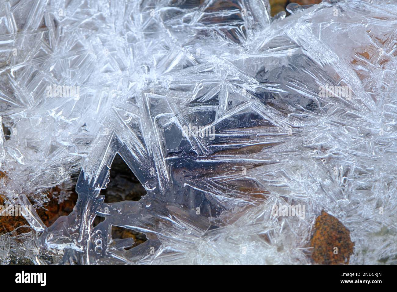 Ice natural white texture hi-res stock photography and images - Alamy