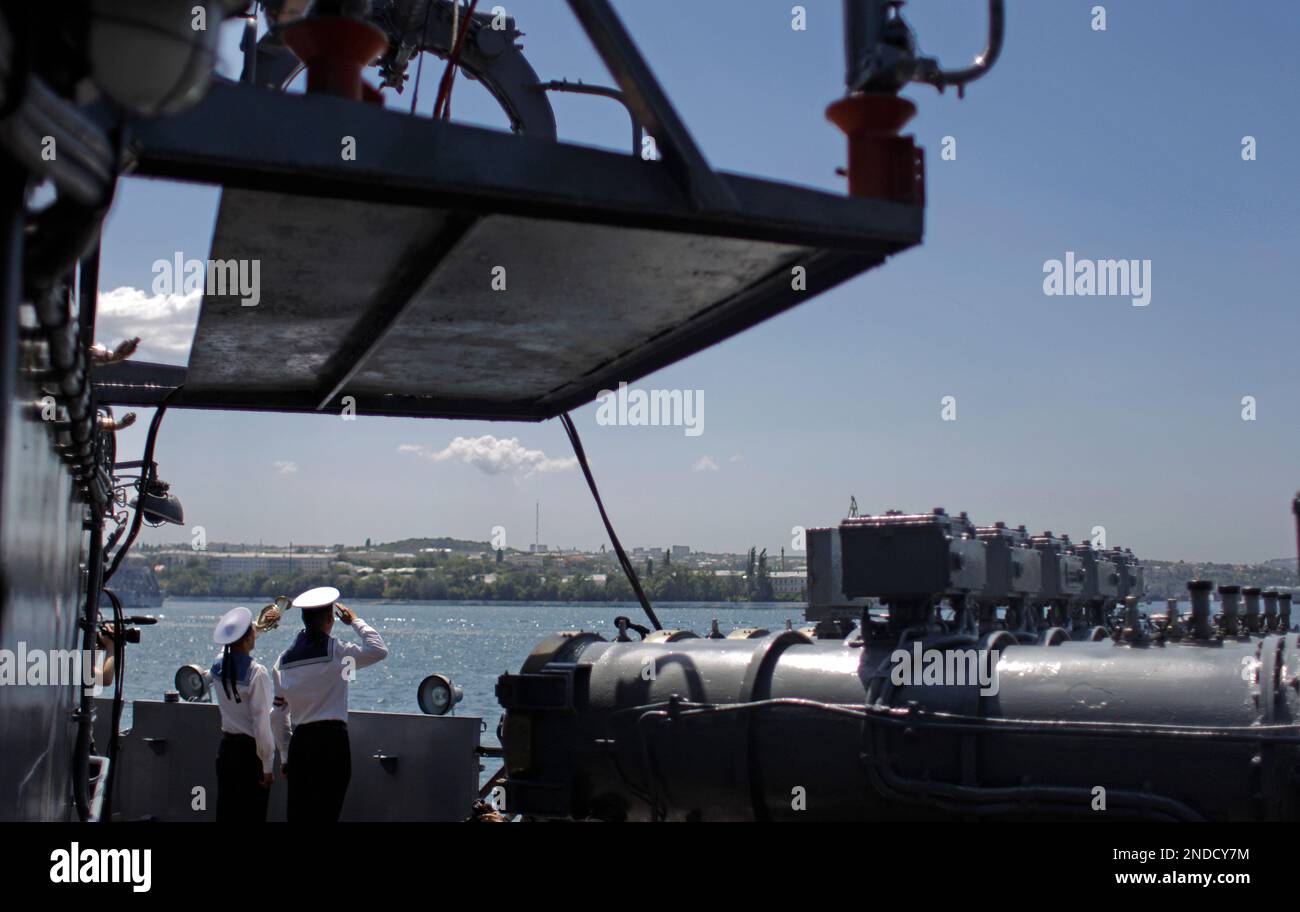 Russian Navy officers and seamen salute to Guided Missile Frigate Ladny ...