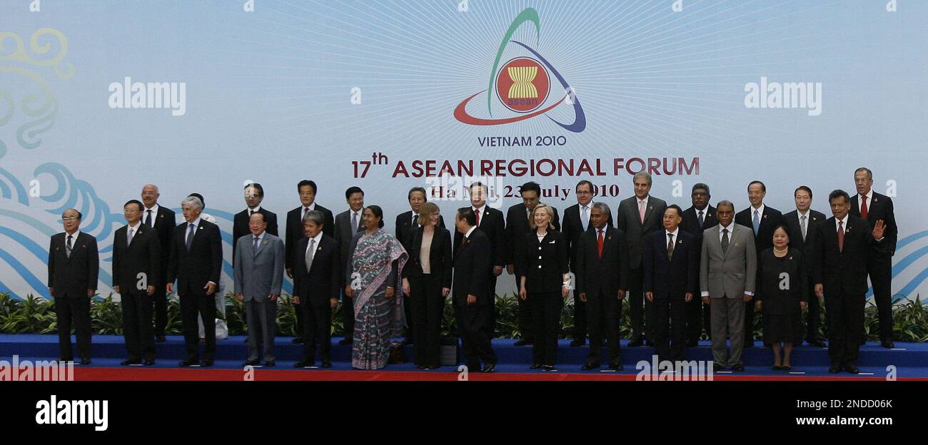 Foreign Ministers and head of delegations from ASEAN and their partners ...