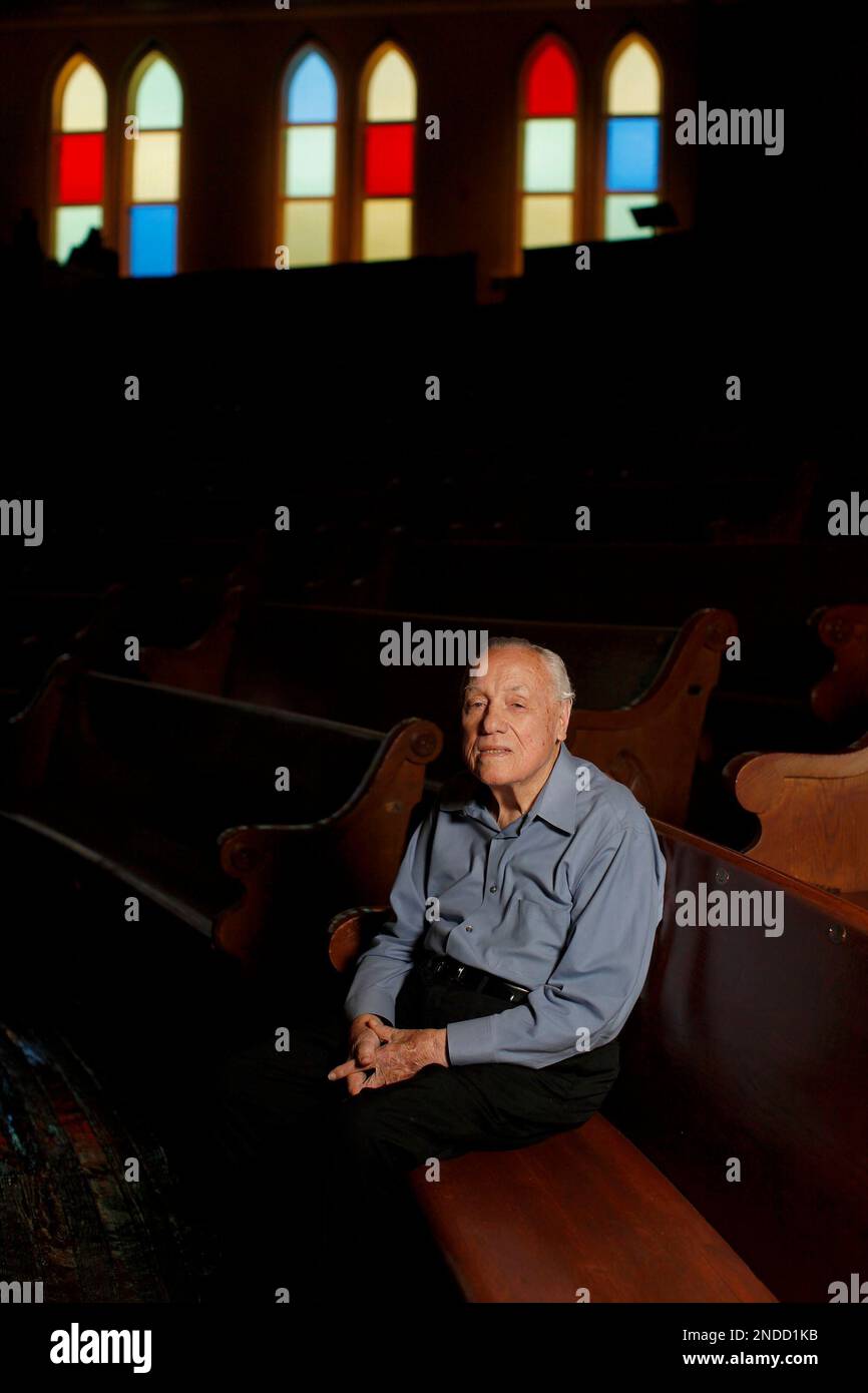 In this July 8, 2010 photo, Earl Scruggs poses for a portrait at the ...