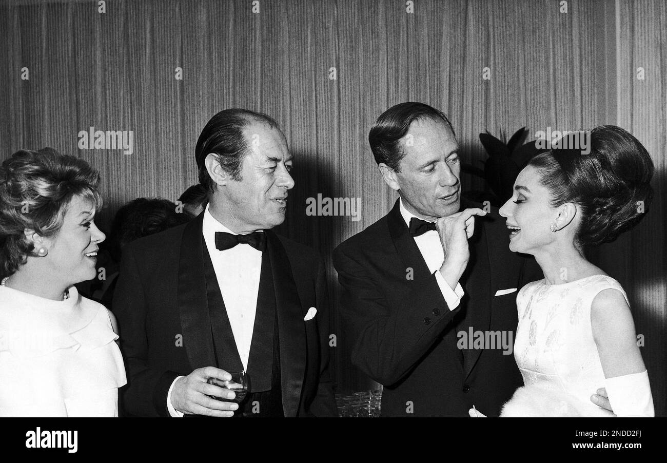 Actress Rachel Roberts and actor husband Rex Harrison offer ...