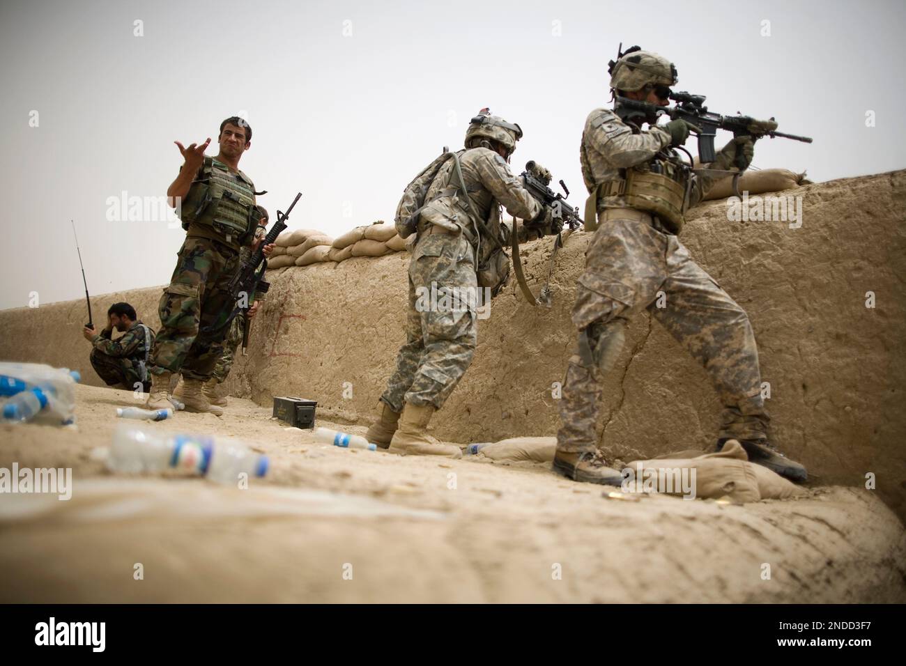 US Army soldiers of the 1st Battalion 320th Alpha Battery, 2nd Brigade ...